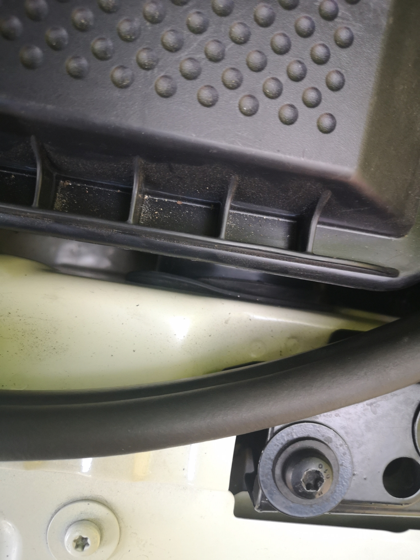 Замена прокладки клапанной крышки (в сервисе). — Land Rover Range Rover ...