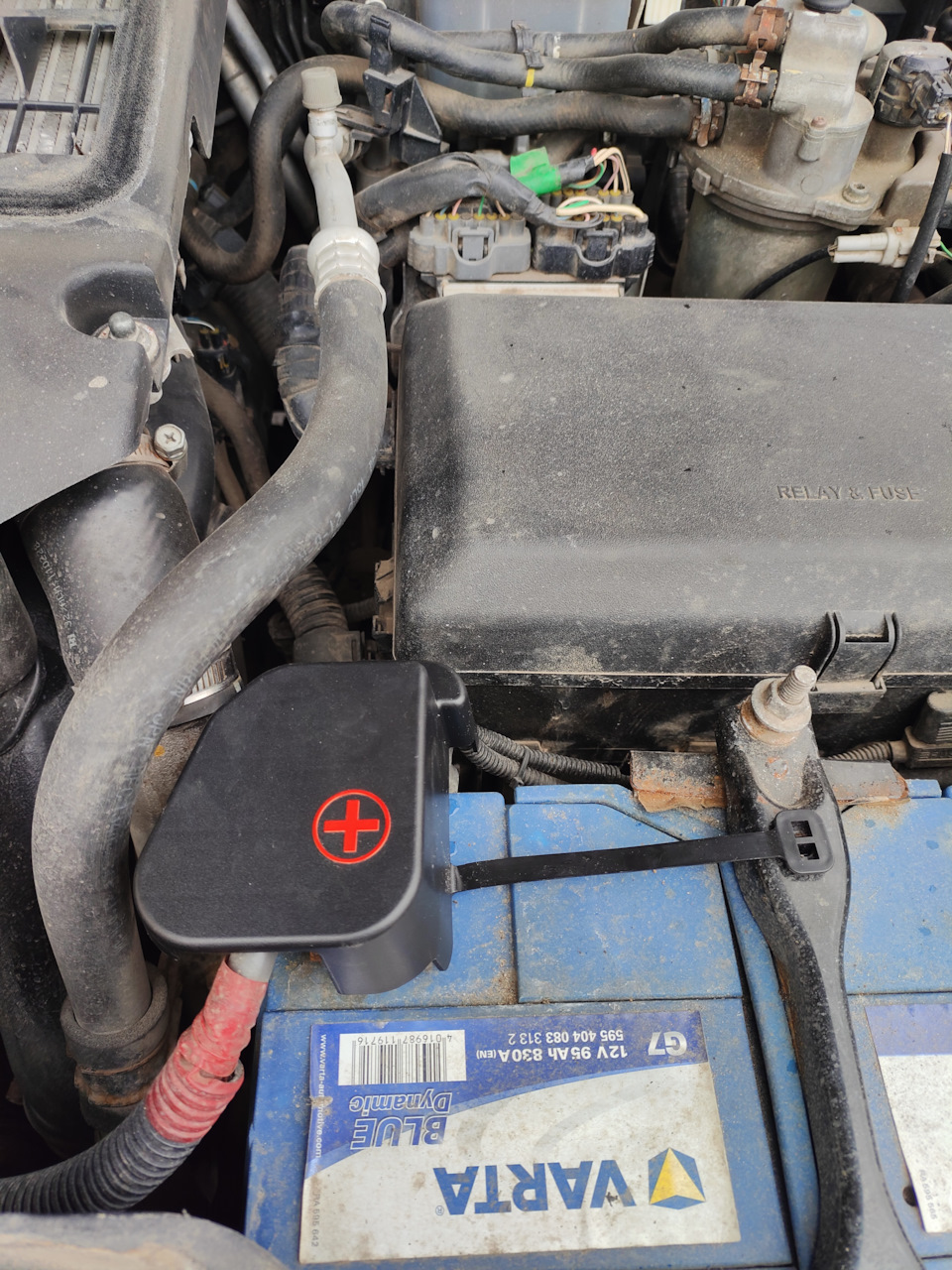 Крышка клеммы — Toyota Land Cruiser 200, 4,5 л, 2011 года | другое | DRIVE2