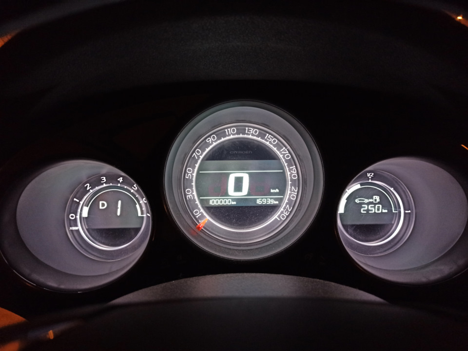 Замена моторного масла и пробег за 100 — Citroen C4 L, 1,6 л, 2015 года ...