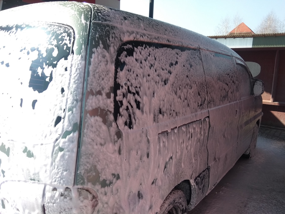 Банный день — Hyundai H-1 (1G), 2,4 л, 2006 года | мойка | DRIVE2