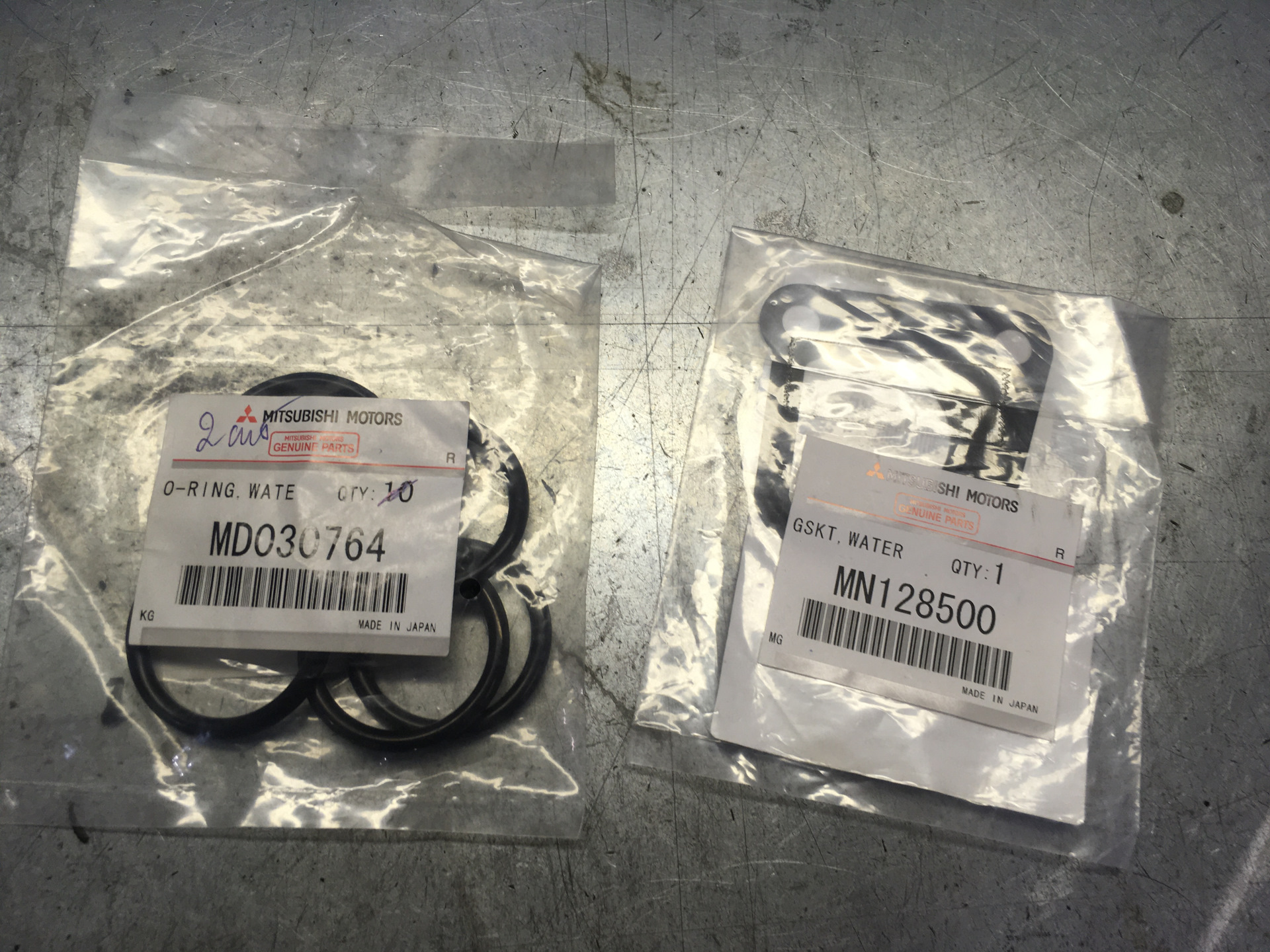 Замена маслосъемных колпачков и гидрокомпенсаторов — Mitsubishi Montero ...