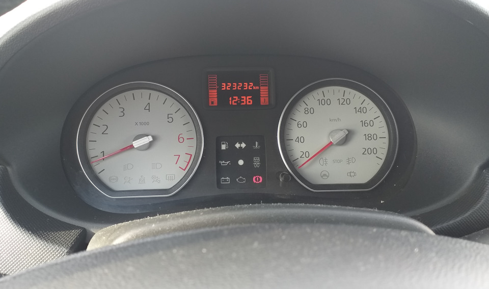 ИДУТ ГОДЫ… КИЛОМЕТРЫ… — Renault Logan (1G), 1,6 л, 2011 года | просто ...