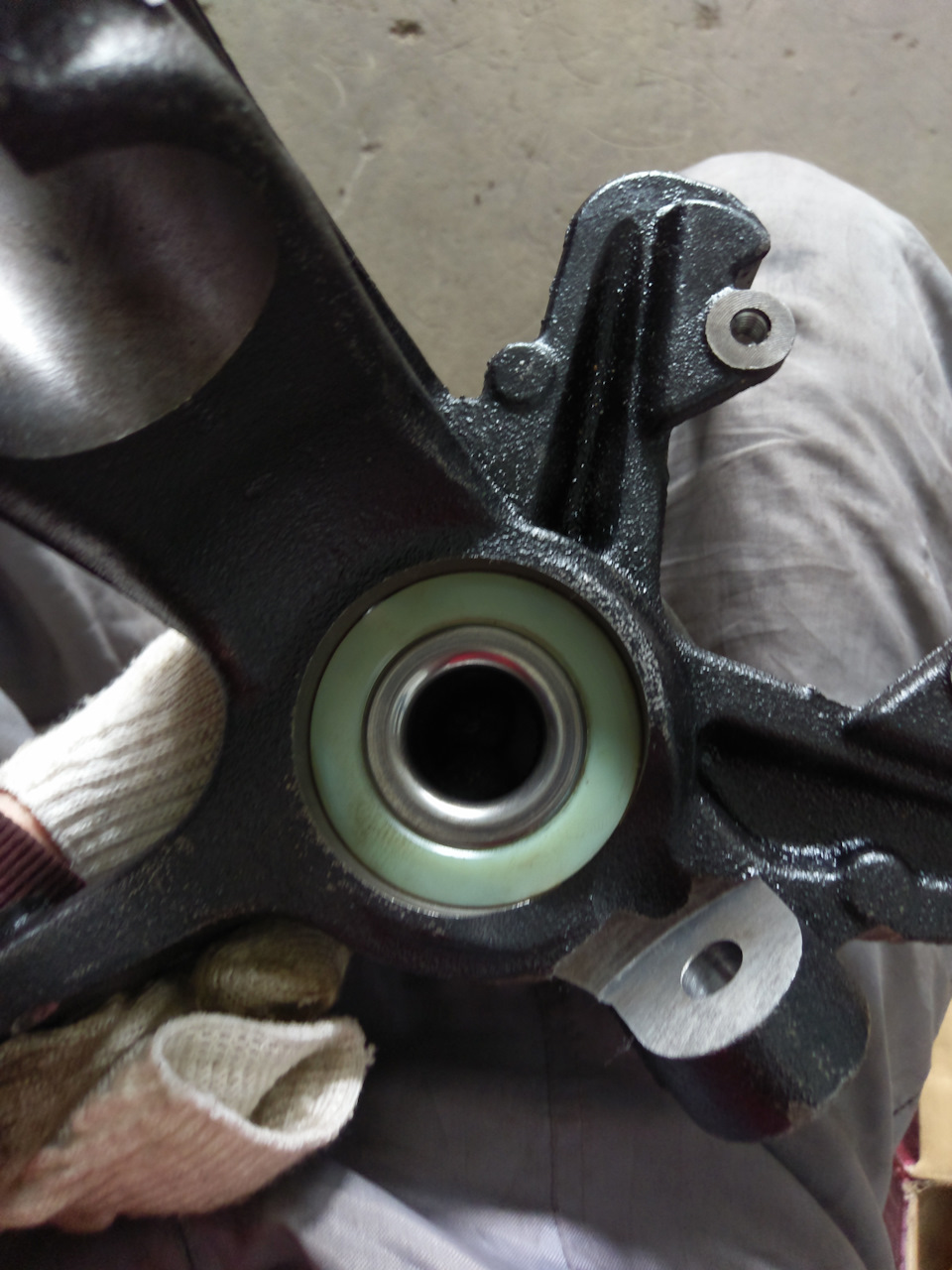 Замена кулака и передней ступицы. — Skoda Fabia Mk2, 1,4 л, 2008 года ...