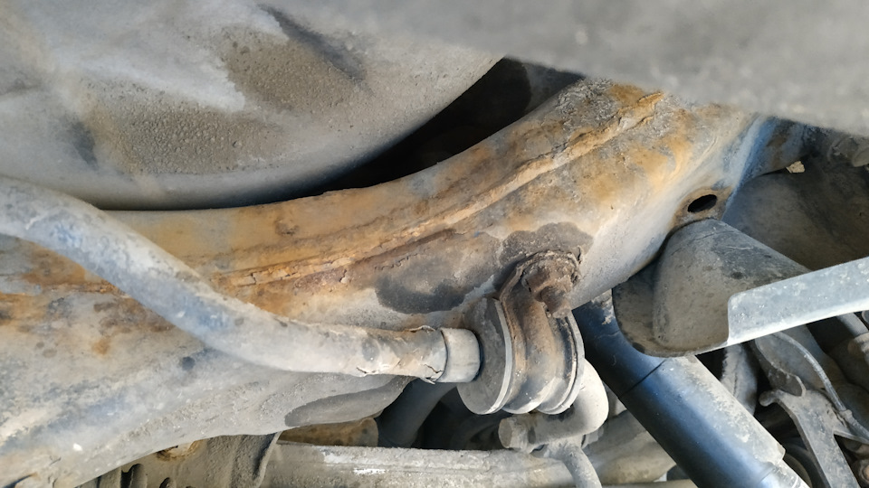 58 Задние аммортизаторы — Nissan Qashqai+2, 2 л, 2008 года | своими ...