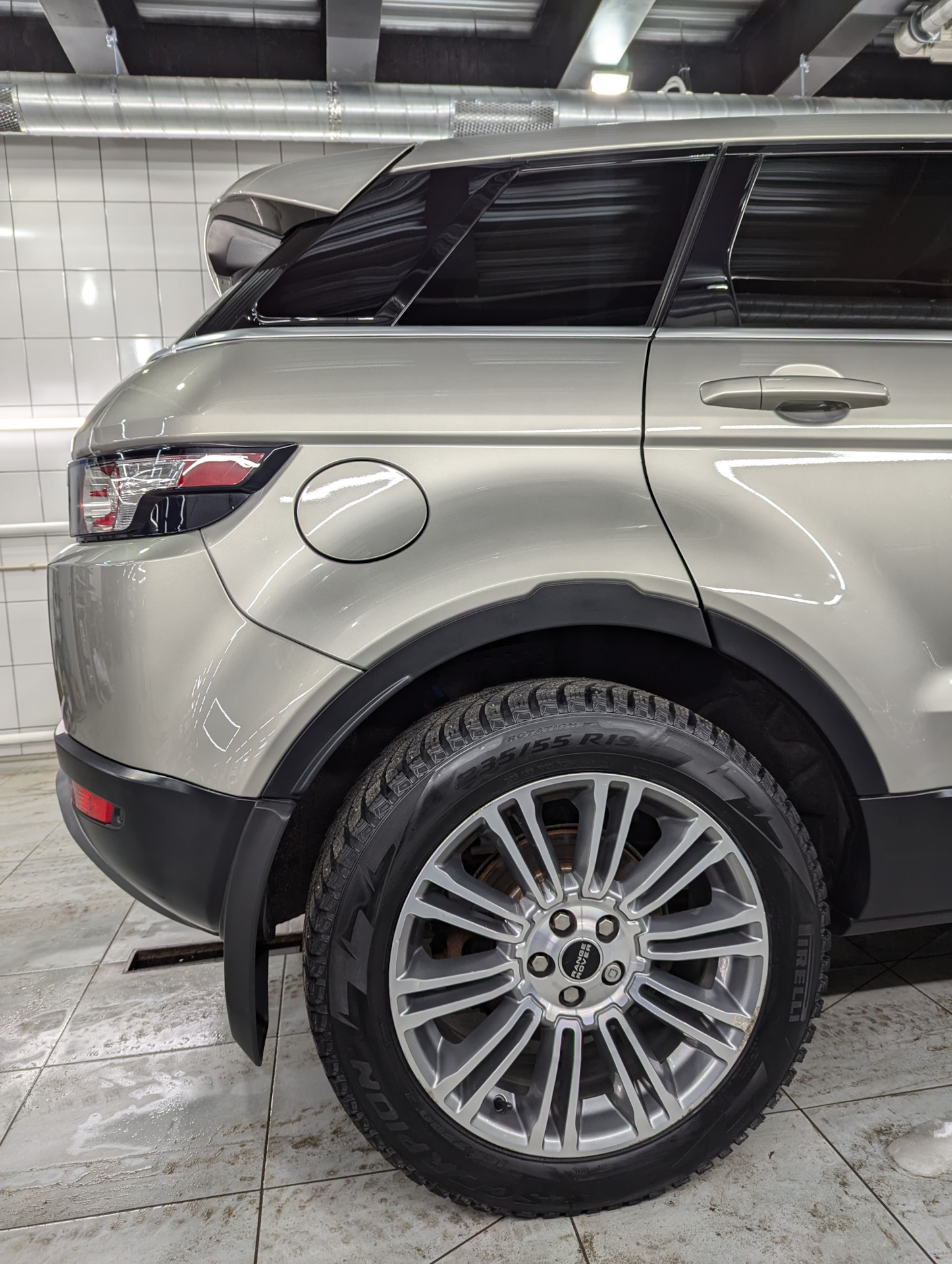 Зимняя резина Pirelli Ice zero 2 на RR Evoque — Land Rover Range Rover ...