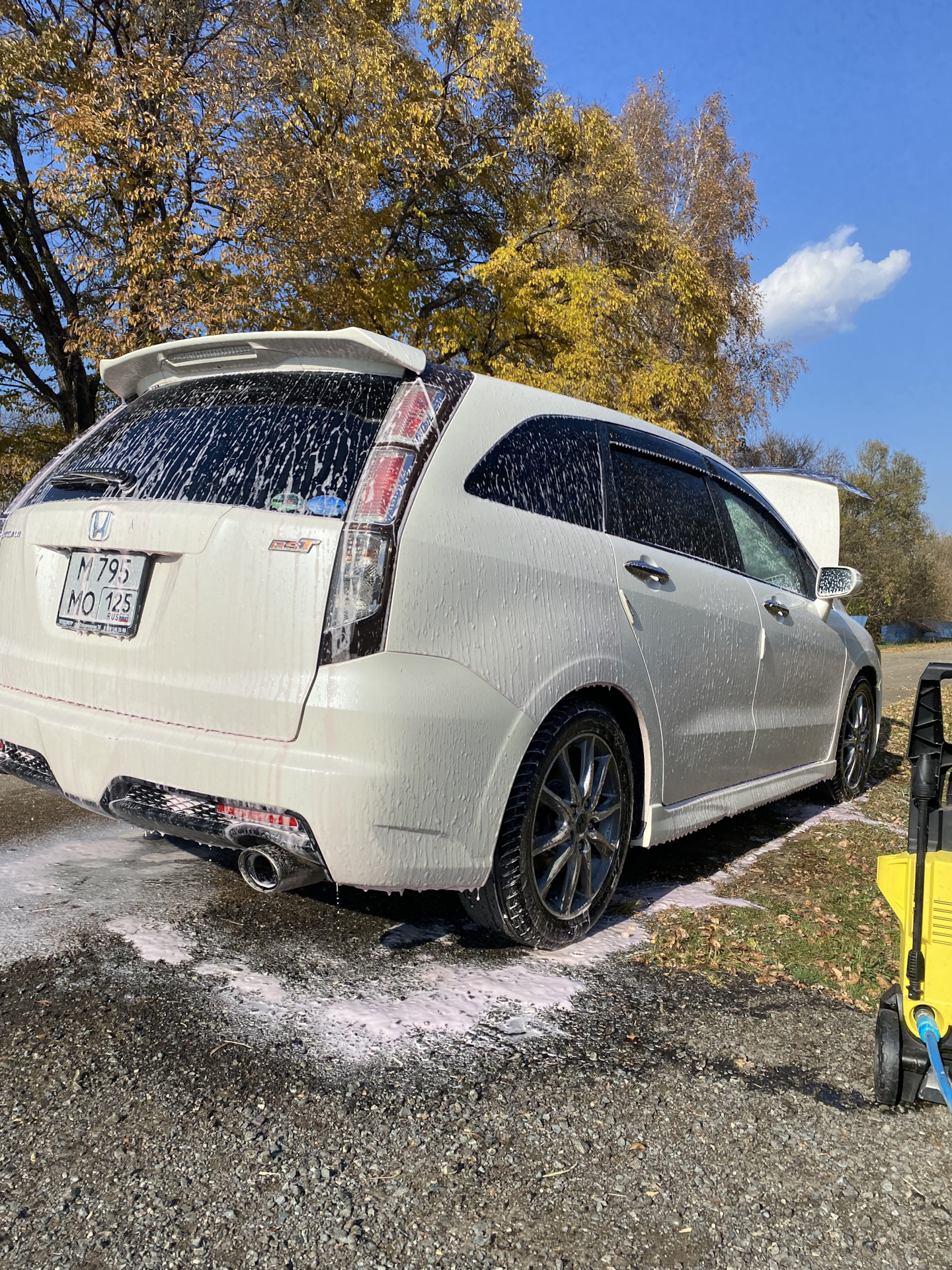 Водные процедуры — Honda Stream (RN6-9), 1,8 л, 2009 года | мойка | DRIVE2