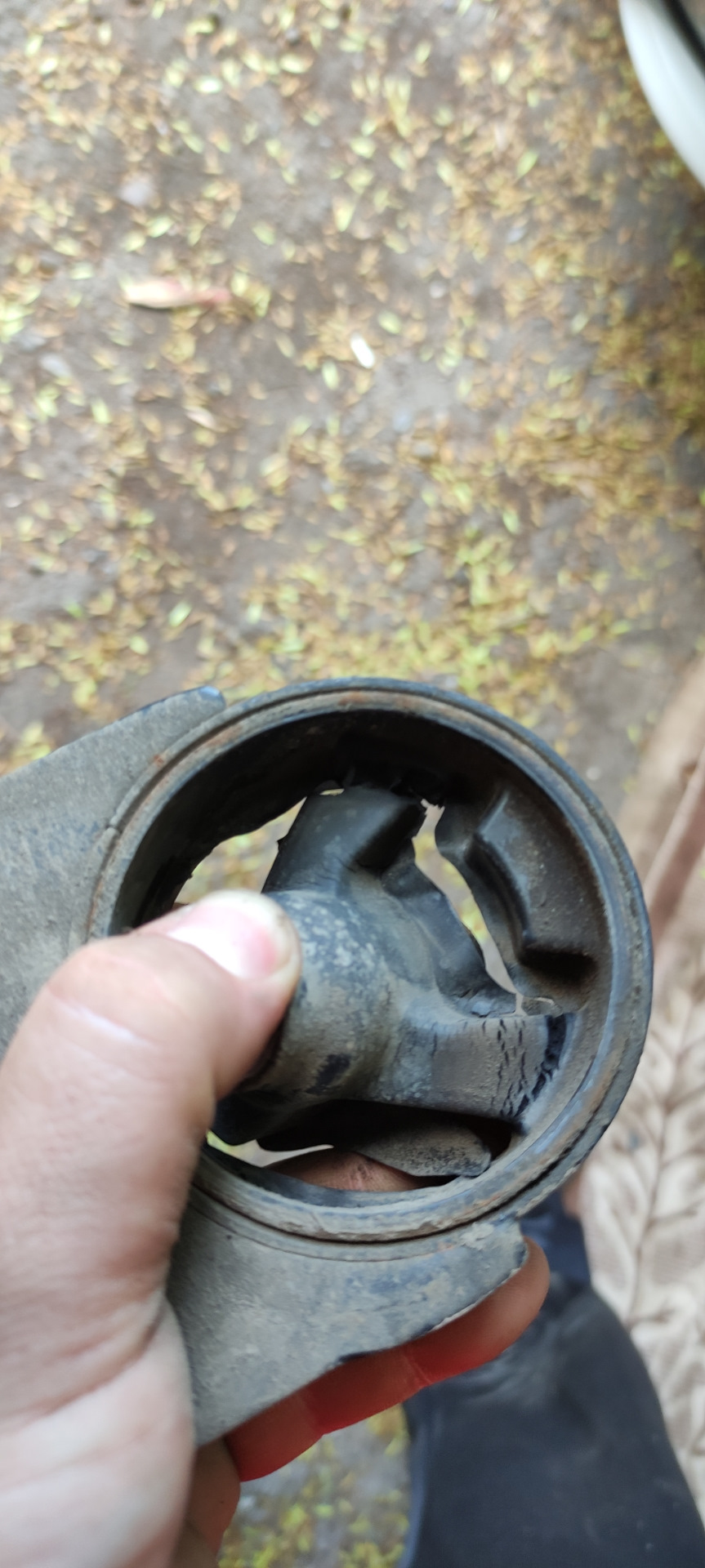 Замена подушек двигателя — Geely Emgrand EC7 FE-1, 1,8 л, 2014 года ...