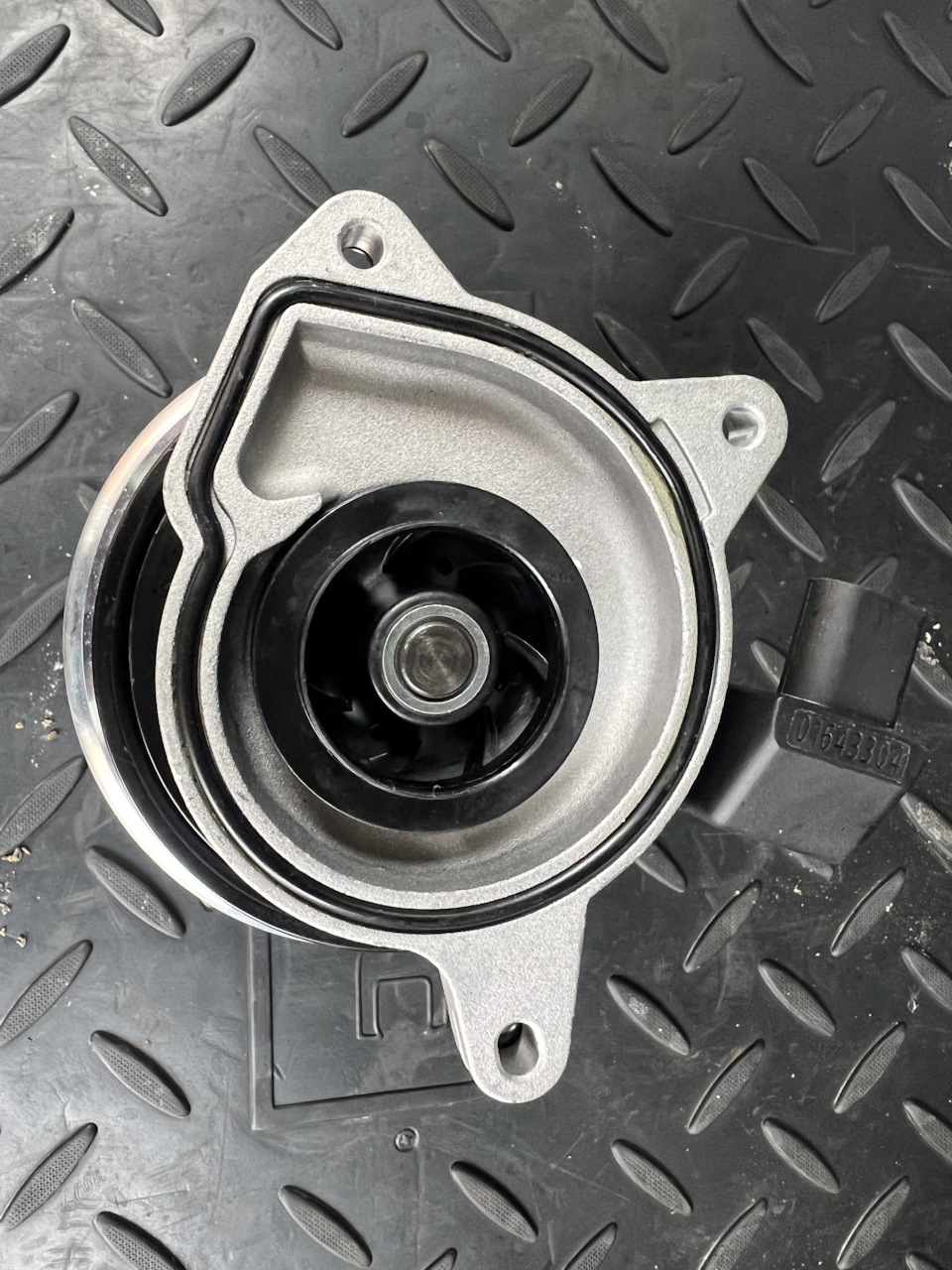 #52. Замена помпы CDGA — Volkswagen Touran (1G), 1,4 л., 2013 года ...