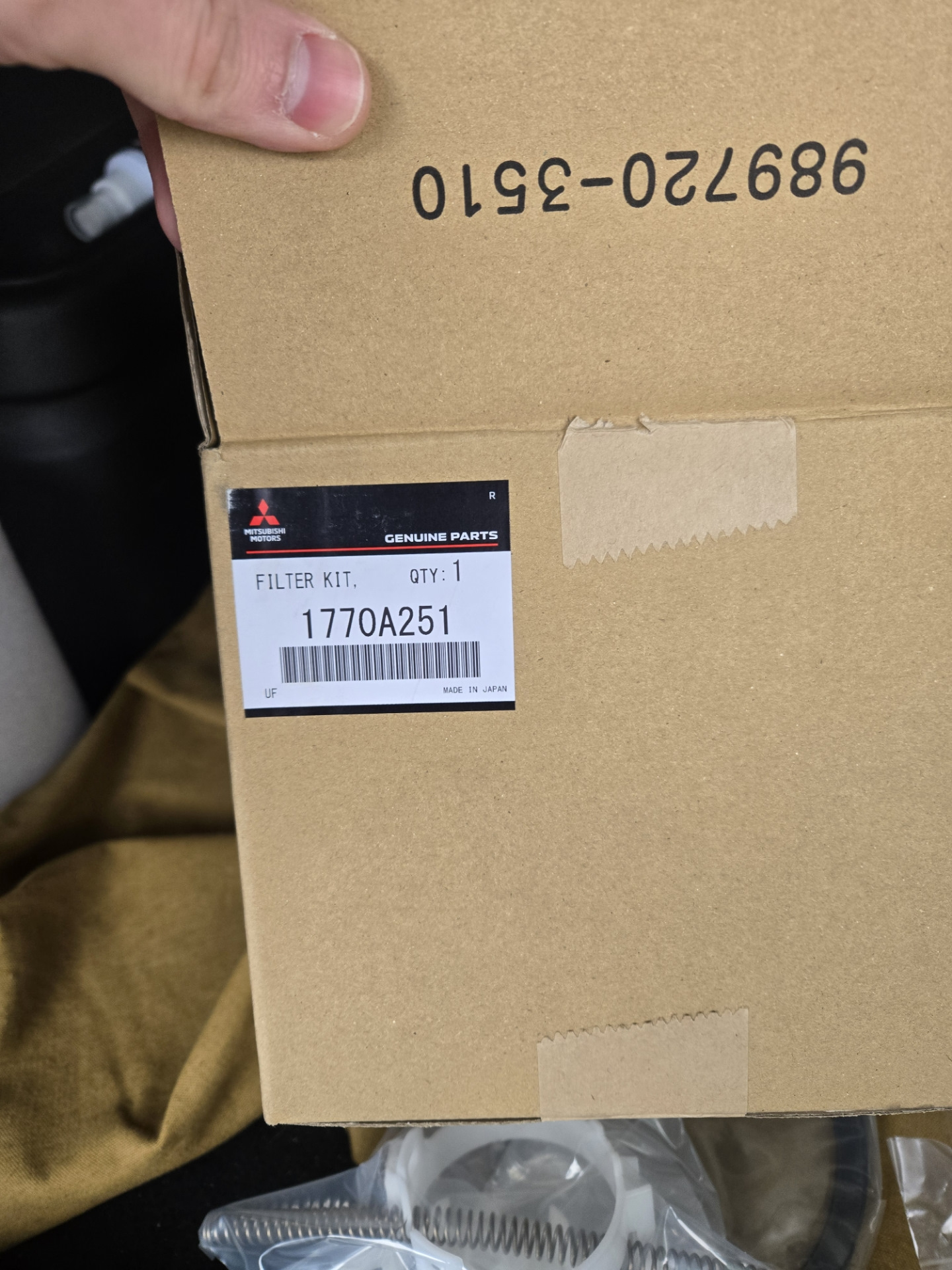 Замена топливного фильтра — Mitsubishi Outlander (3G), 2 л, 2014 года ...