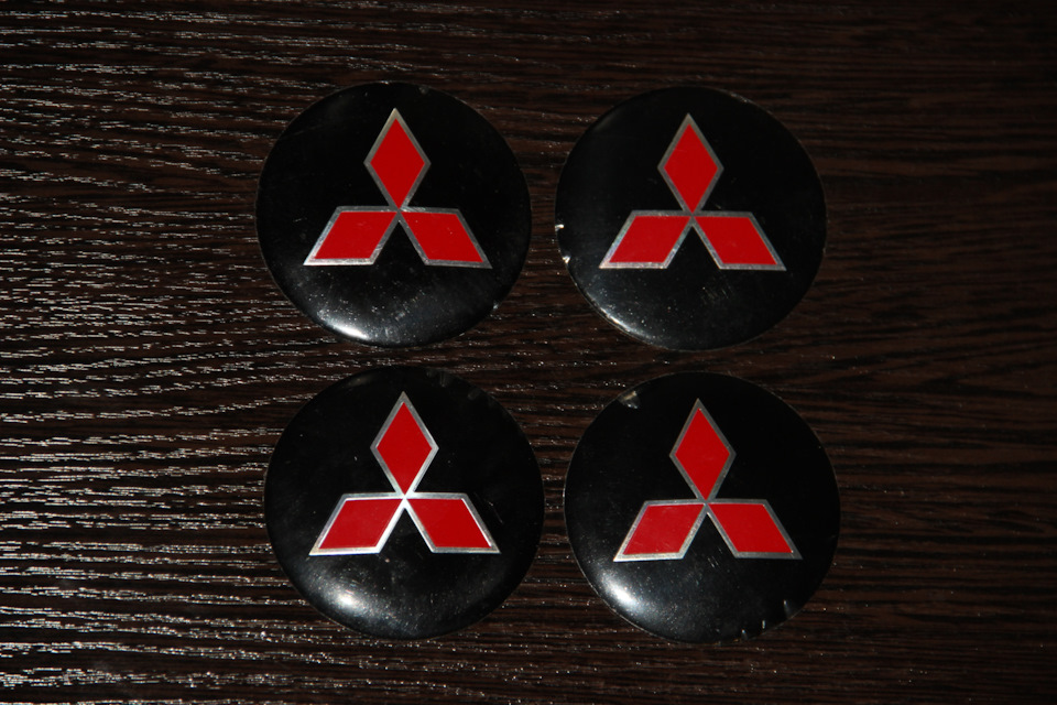 Наклейки на заглушки для дисков — Mitsubishi Lancer IX, 1,6 л, 2006 ...