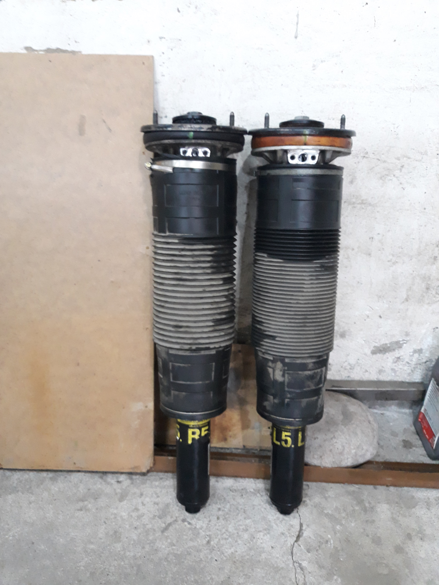 Занимаюсь Ремонтой всей ABC системой (Active Body Control) W221, W216 ...