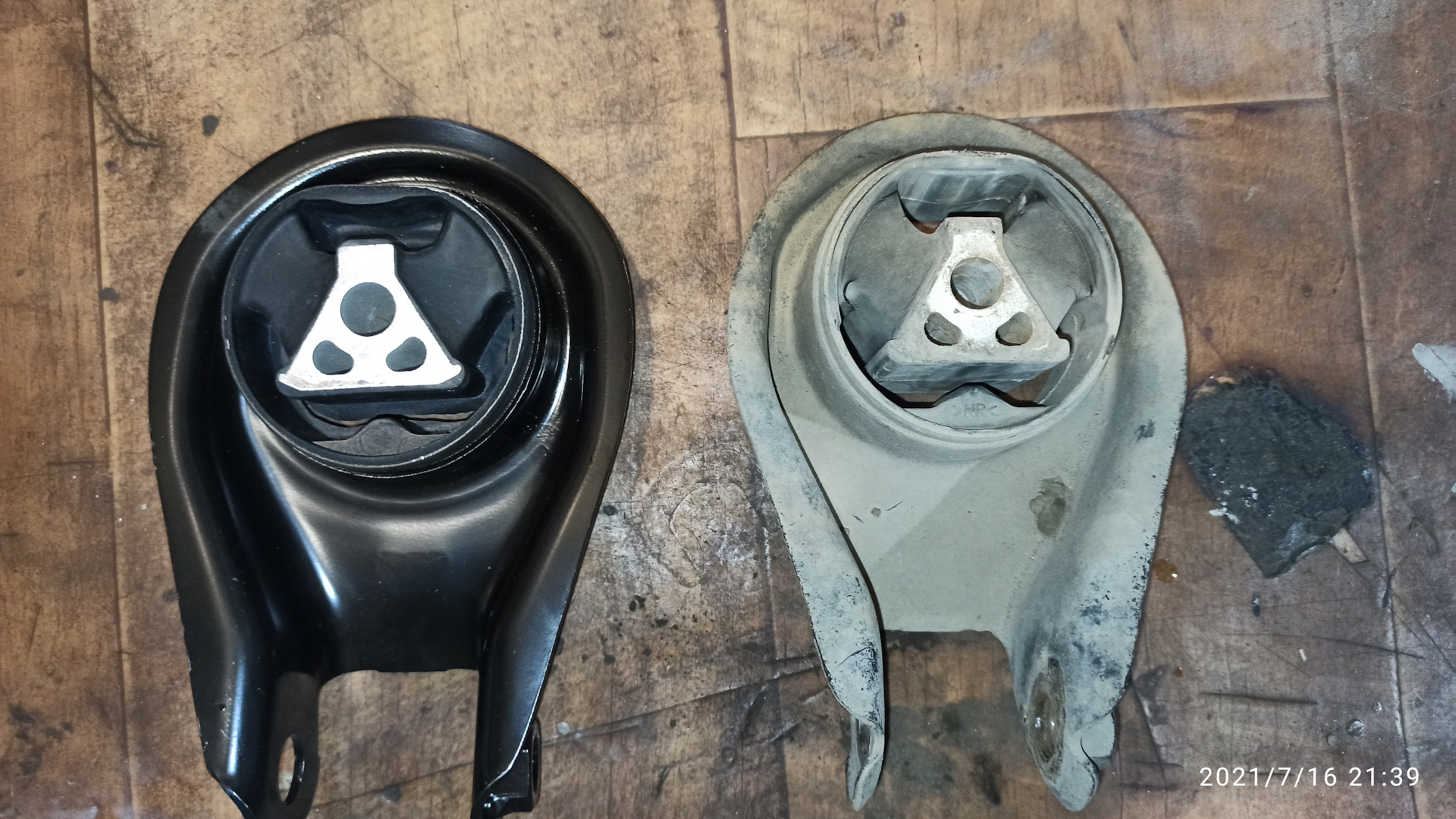 Замена подушек двигателя — Mazda 3 (1G) BK, 2 л, 2008 года | своими ...