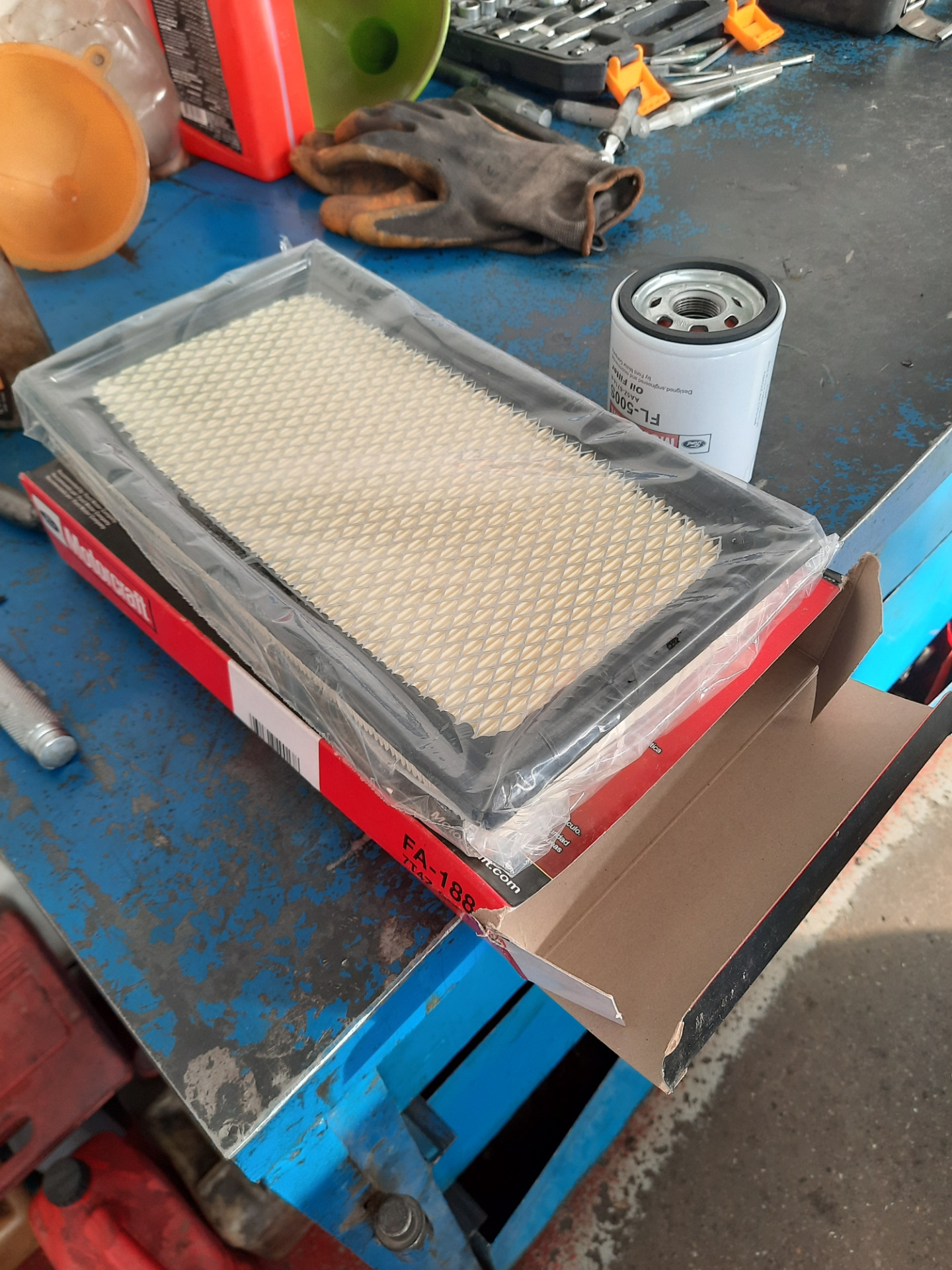 21# Замена помпы — Ford Explorer (5G), 3,5 л, 2015 года | плановое ТО ...