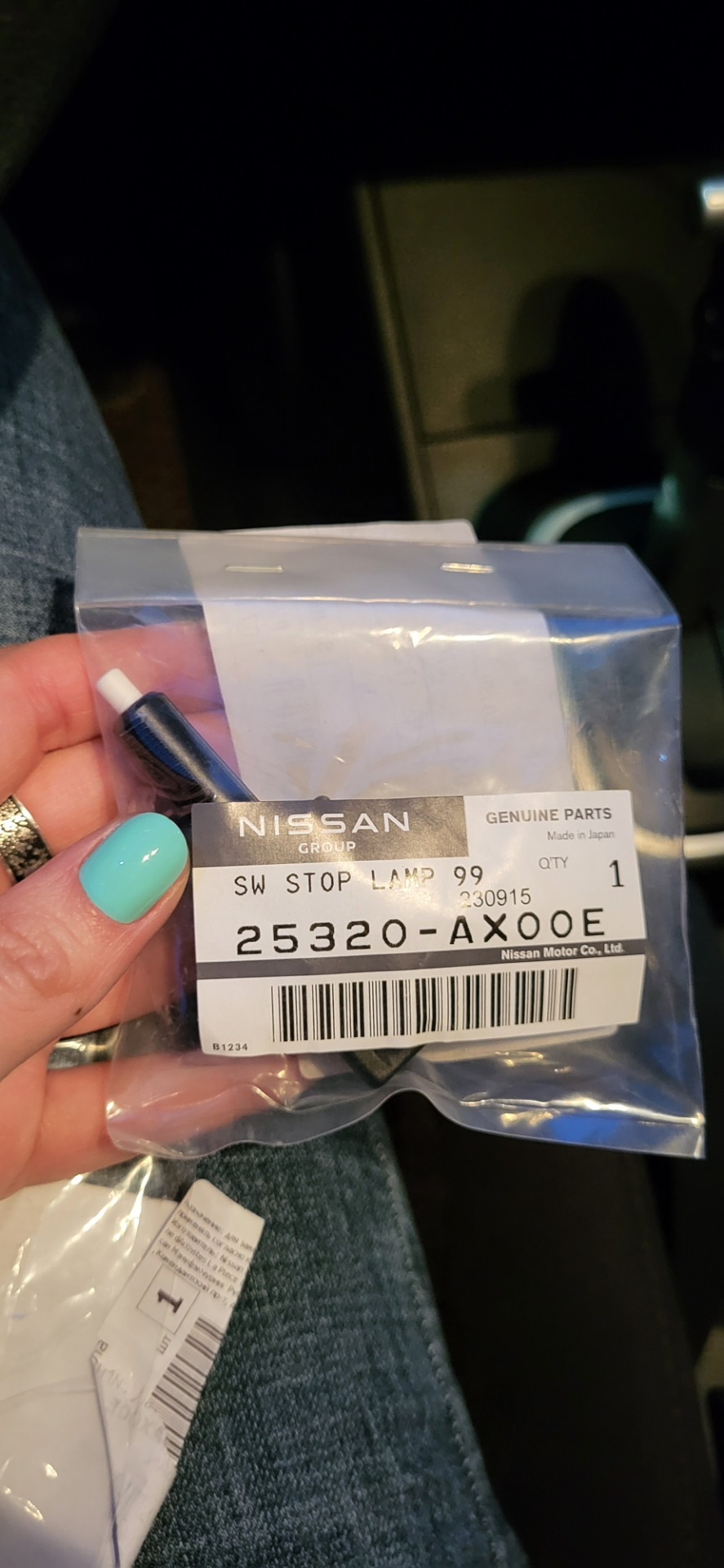 25320AX00E Выключатель фонаря сигнала торможения NISSAN INFINITI ...