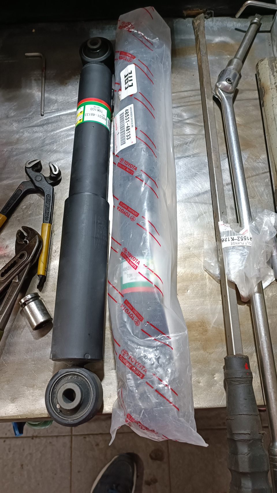 4853148133 Амортизатор задний TOYOTA LEXUS | Запчасти на DRIVE2