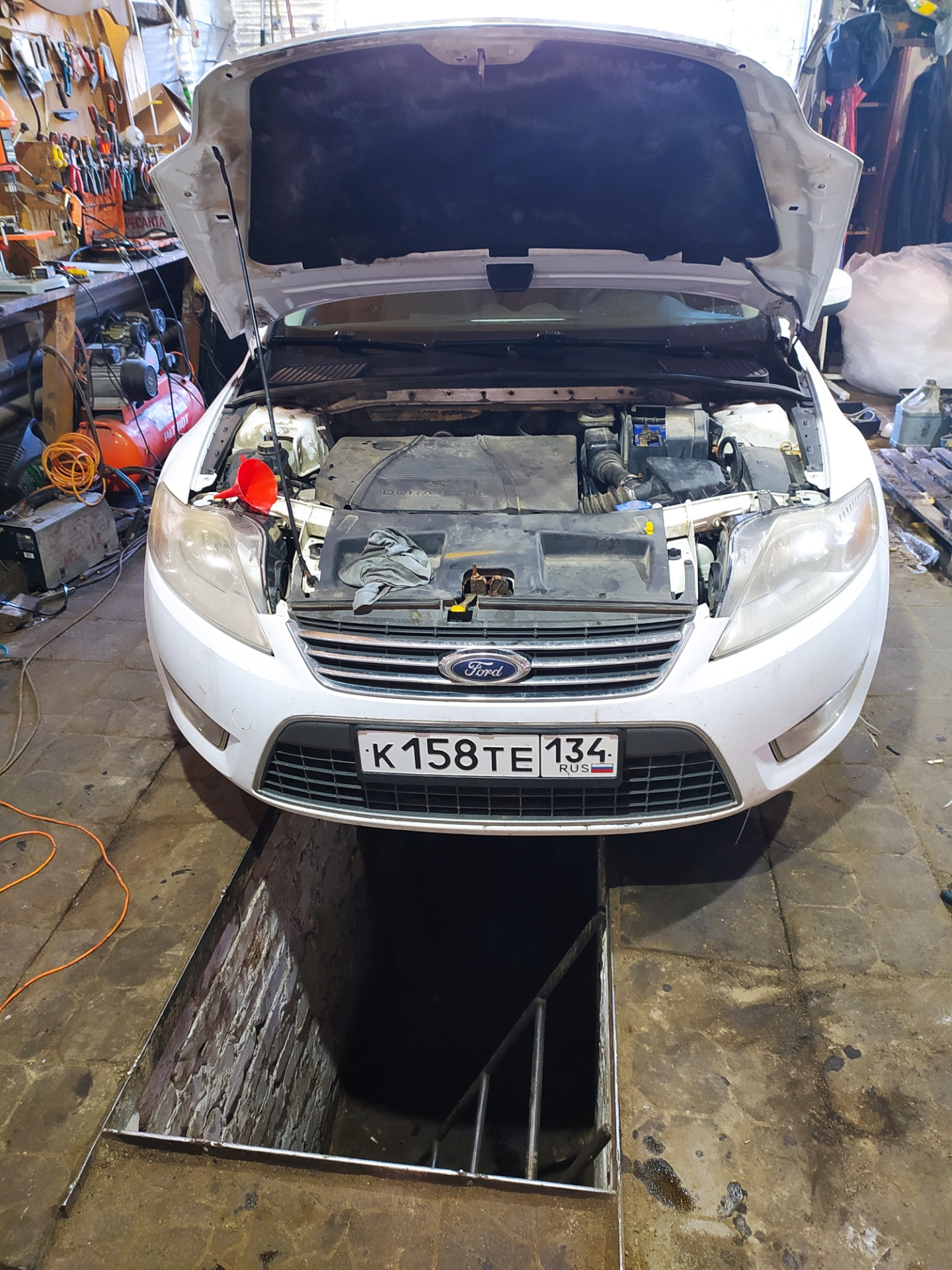 Замена масла после покупки. — Ford Mondeo IV, 2 л, 2008 года | плановое ...