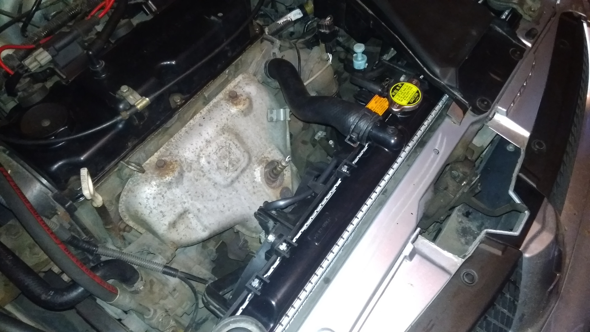 Замена радиатора охлаждения двигателя. — Mitsubishi Lancer IX, 1,6 л ...