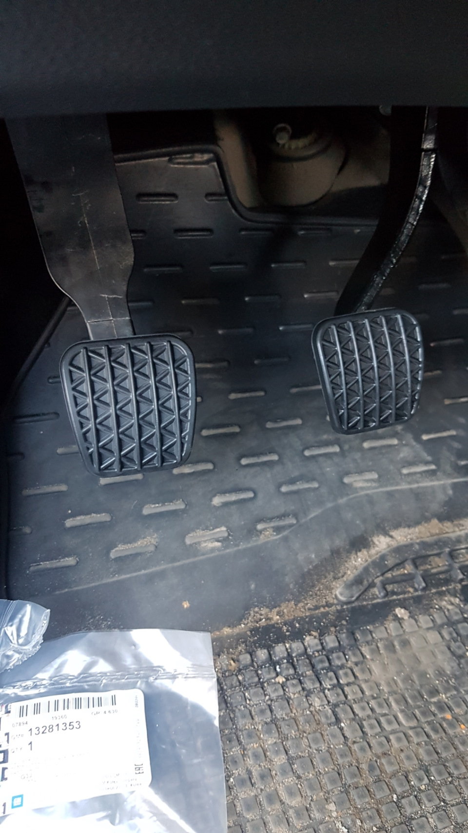 резинки педалей — Opel Astra J, 1,7 л, 2010 года | аксессуары | DRIVE2