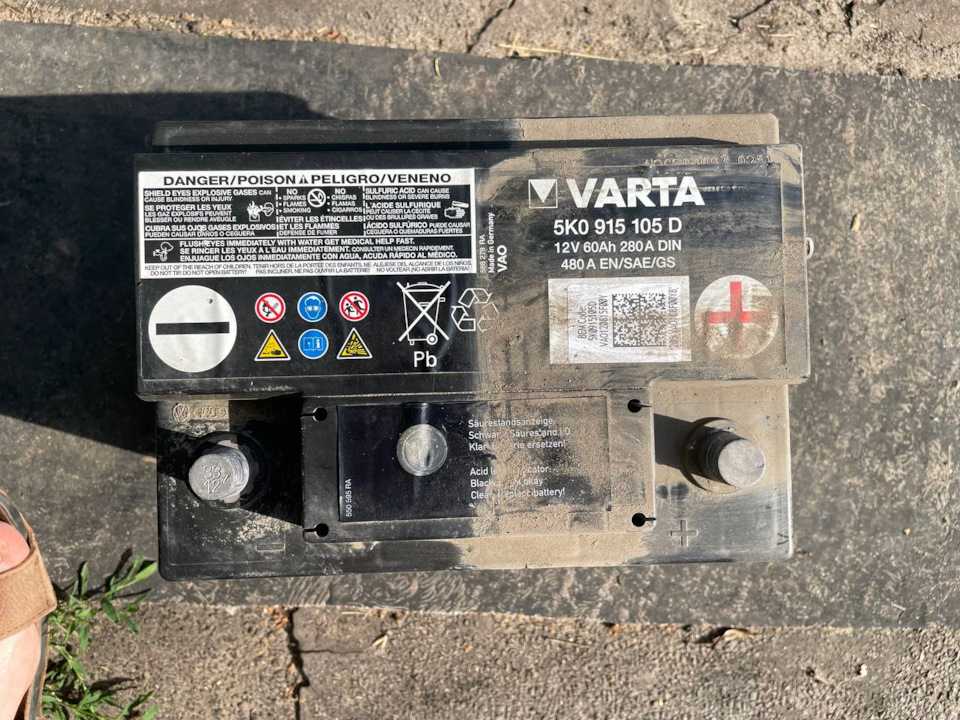 Замена аккумулятора VAG 5K0915105D на VAG 5K0915105E — Volkswagen Polo ...