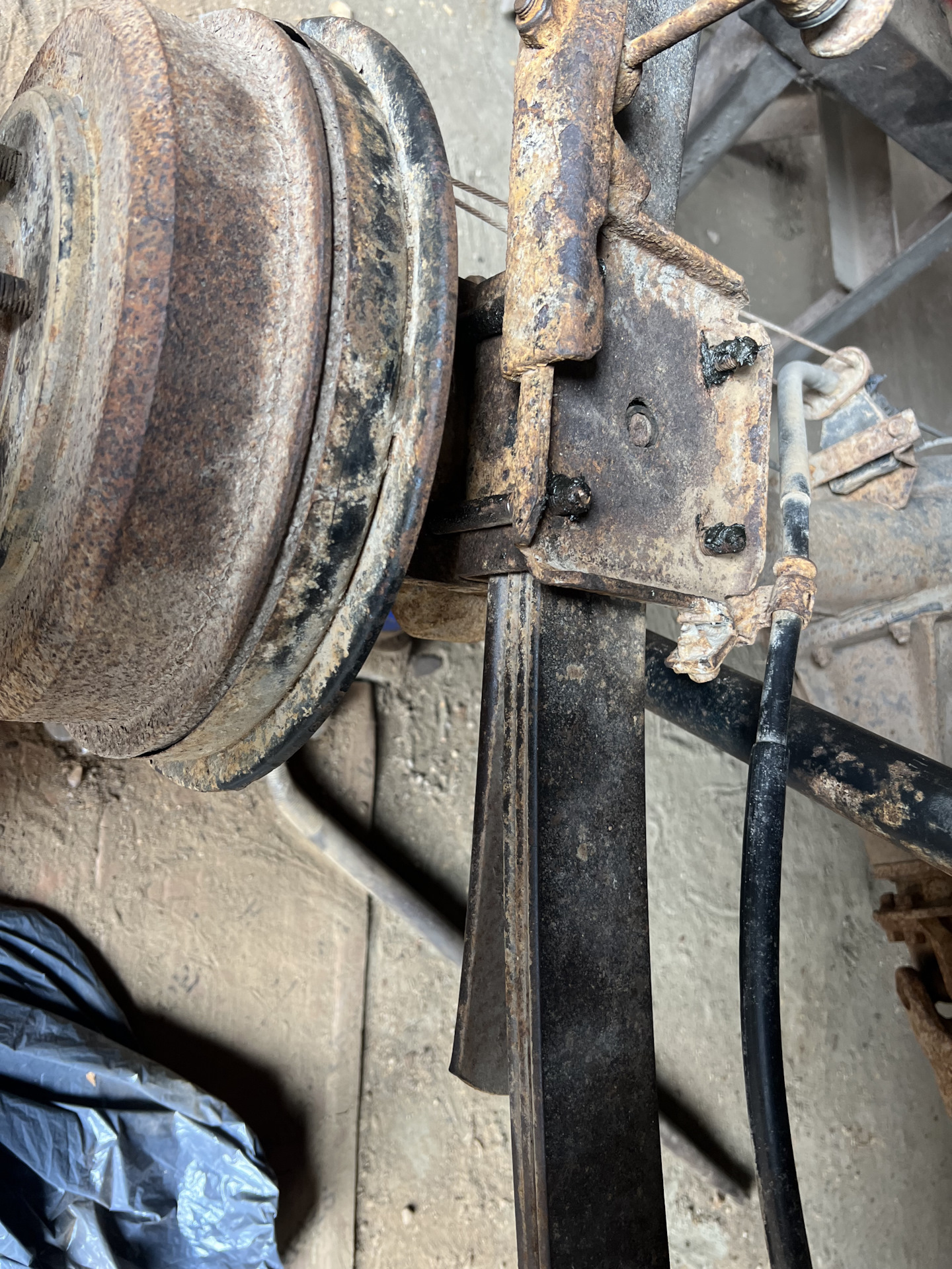 Замена рессоры — Mitsubishi Delica (P35W), 2,5 л, 1992 года | поломка ...