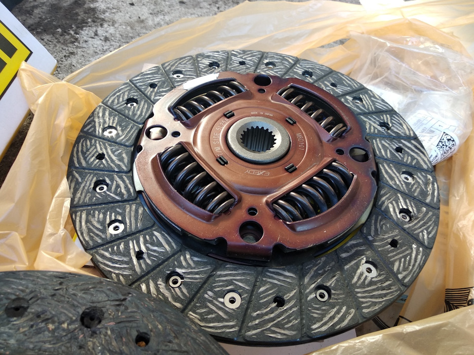 Замена сцепления, колодок, ступечного. — Mitsubishi Lancer X, 2 л, 2008 ...