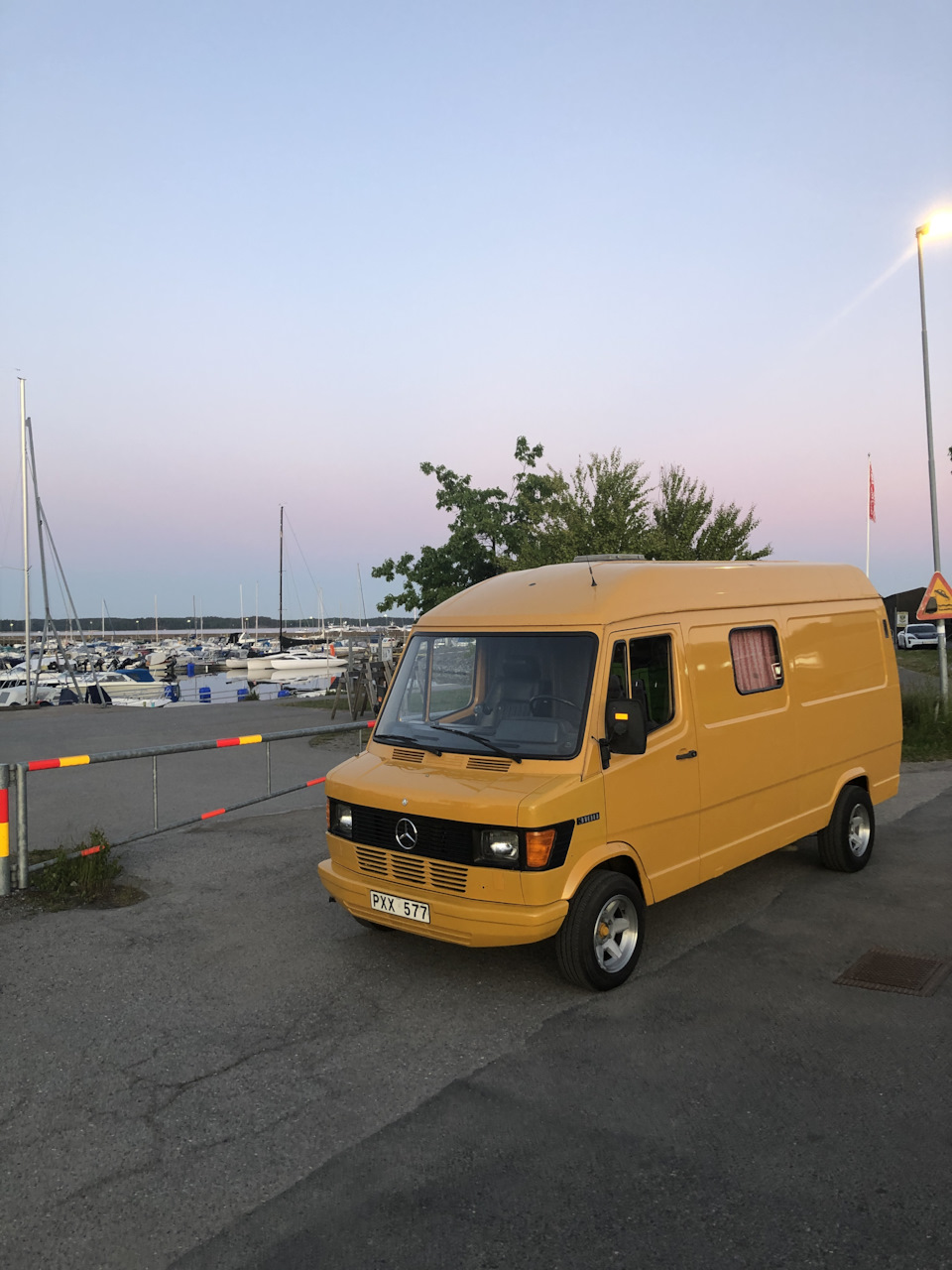 Лобовое стекло на Mercedes T1 — Mercedes-Benz T1, 2,9 л, 1992 года ...