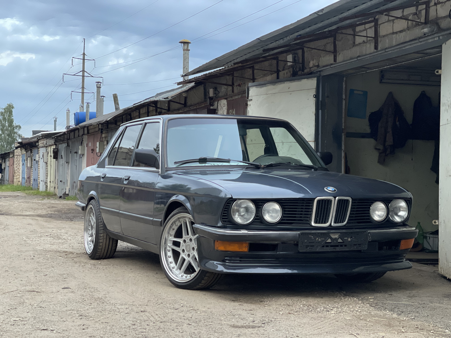 Первый выезд на м30 — BMW 5 series (E28), 1,8 л, 1984 года | своими руками | DRIVE2