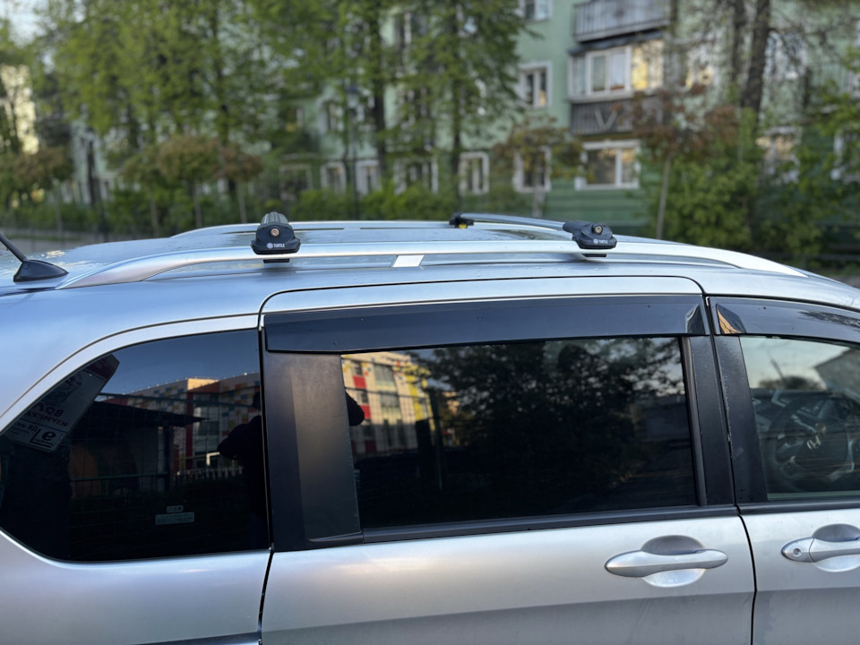 установил поперечные рейлингов — Honda Freed (1G), 1,5 л, 2010 года ...