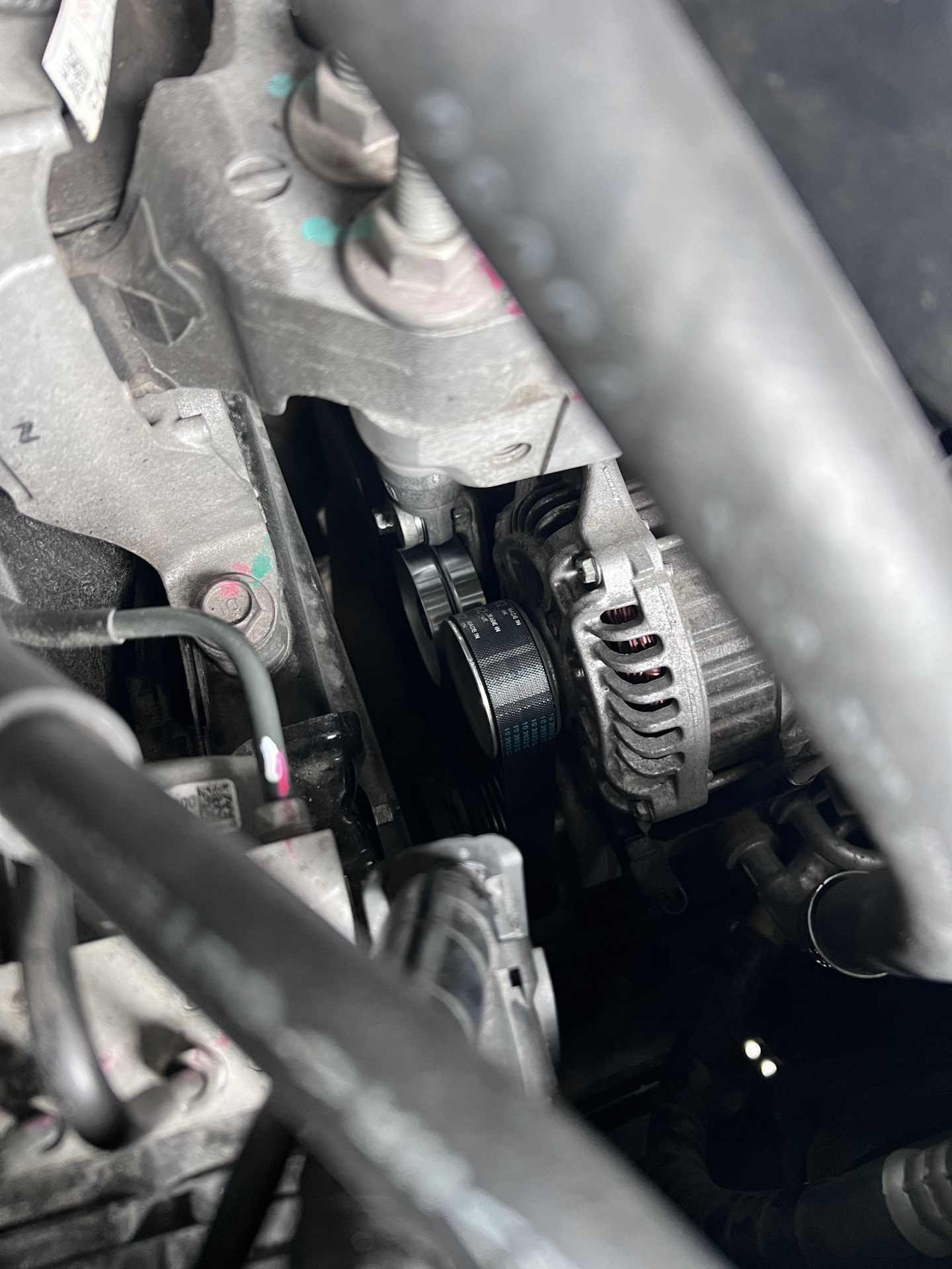 Замена ролика, ремня и натяжителя — Mazda CX-5 (1G), 2 л, 2013 года ...