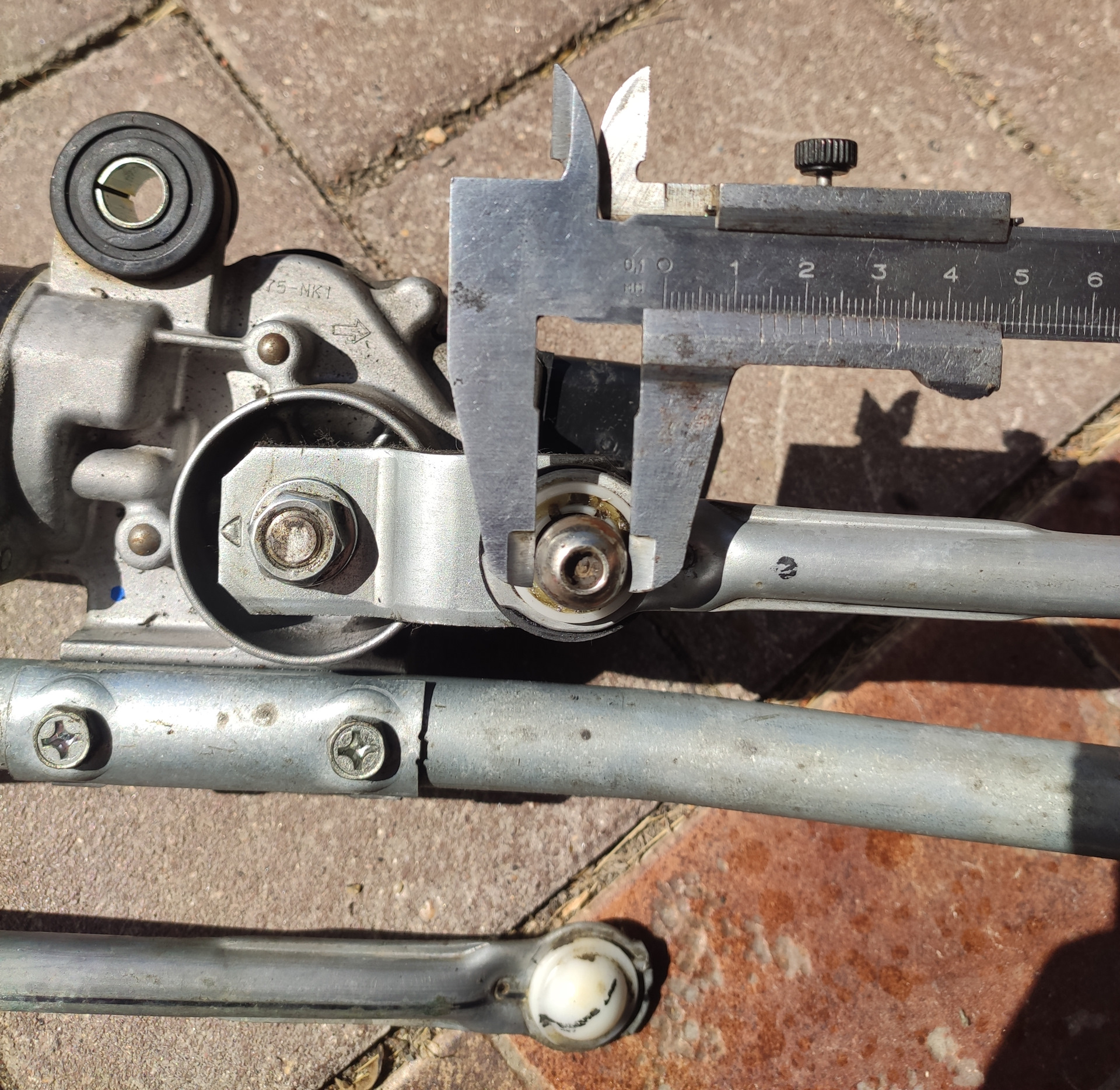 81. Чиним трапецию дворников — Chevrolet TrailBlazer (2G), 2,8 л, 2014 ...