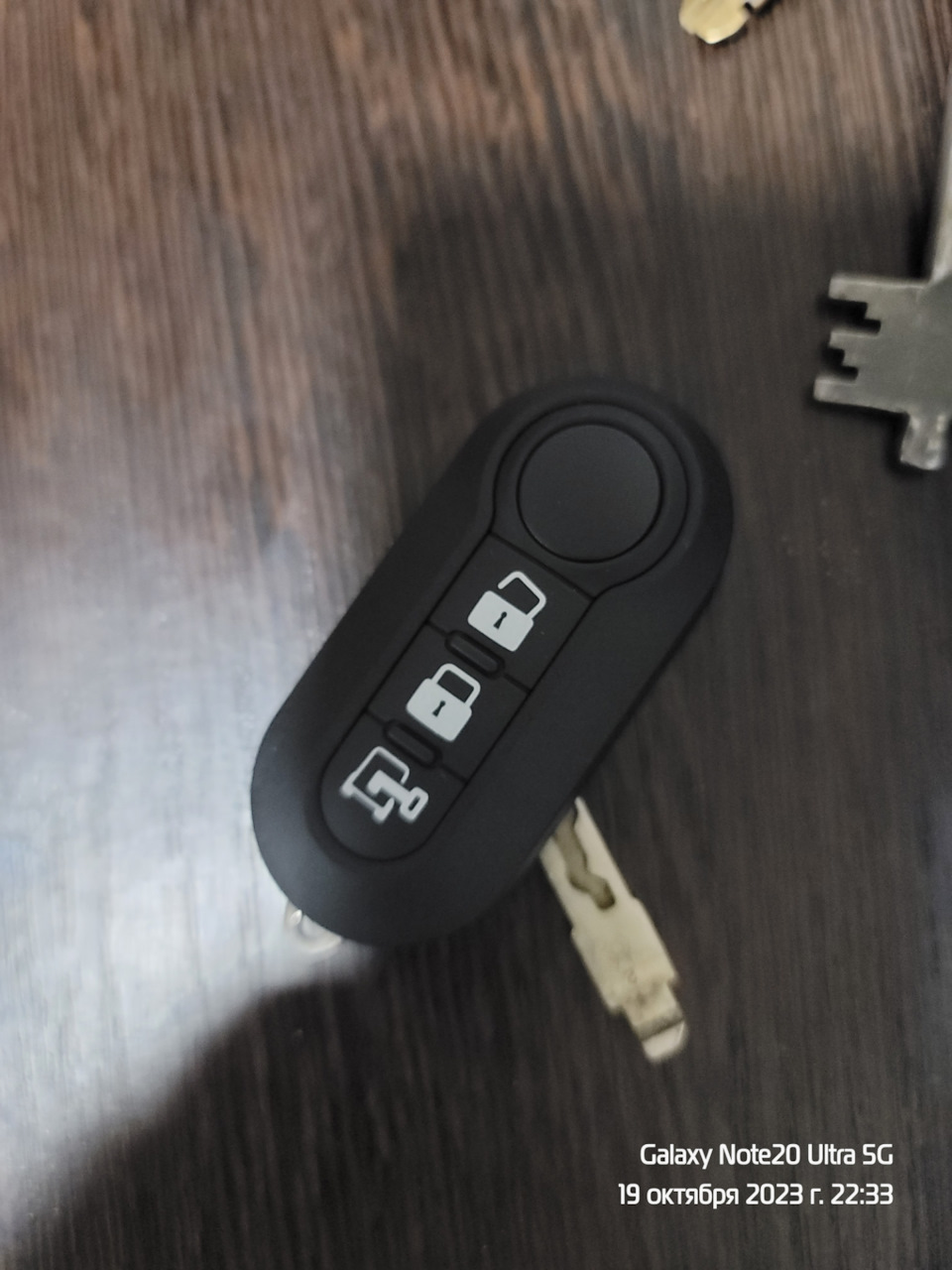 Поменял Корпус брелка — Citroen Jumper (2G), 2,2 л, 2014 года ...