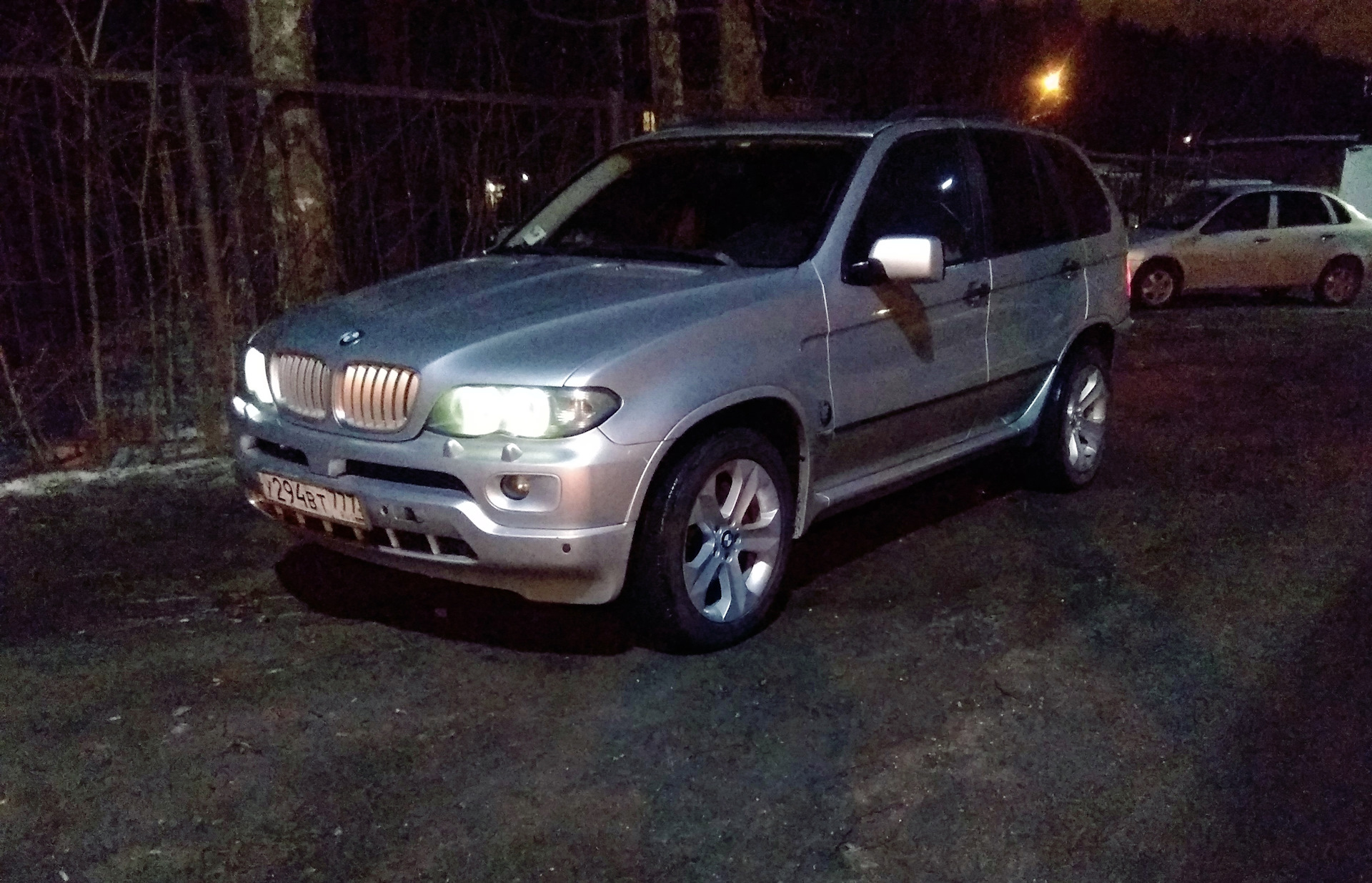 Переобул на лето, что то мне не нравится этот стиль… — BMW X5 (E53), 3 л, 2001 года | колёсные ...
