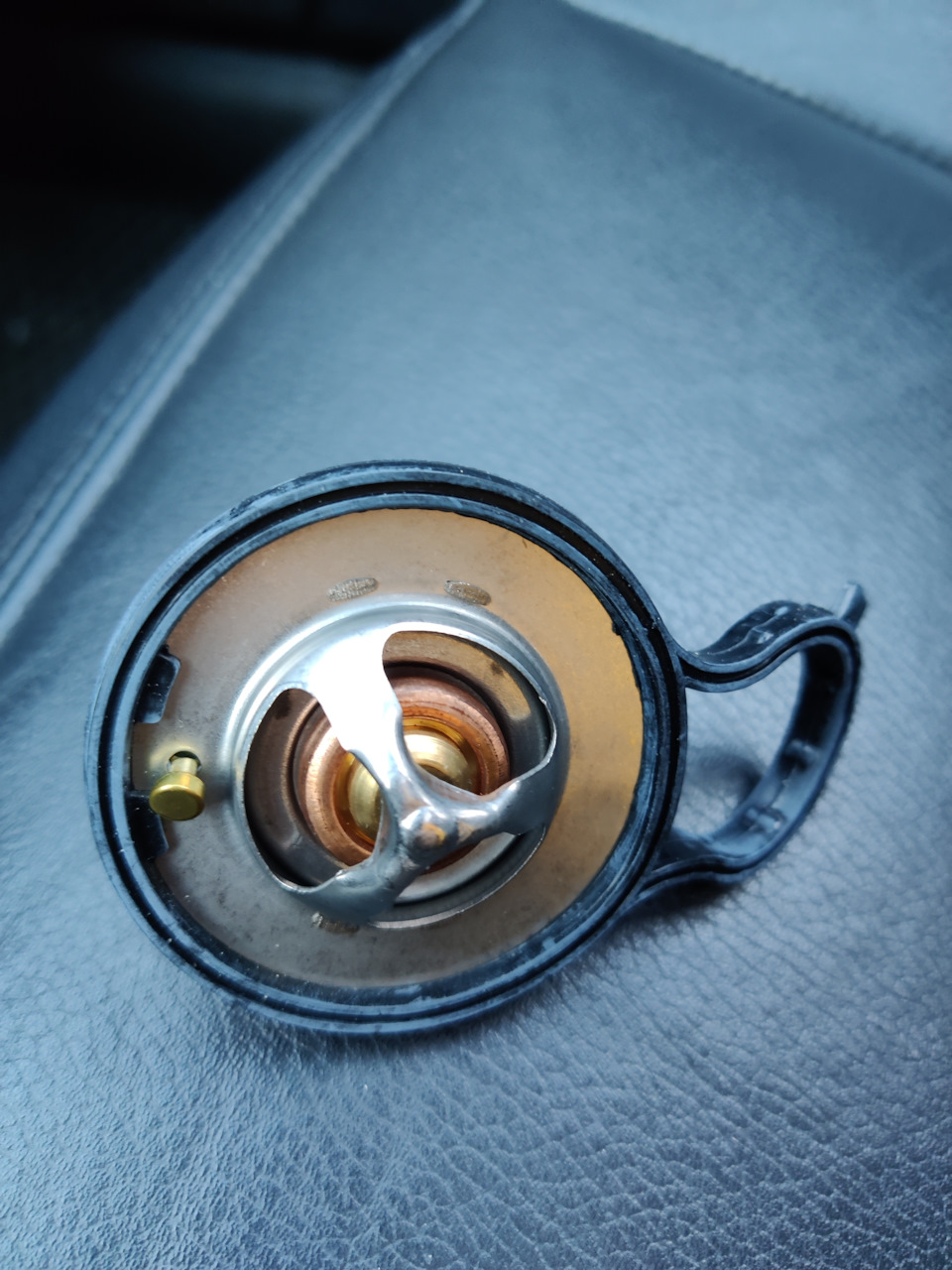 Замена термостата — Dodge Stratus (2G), 2,7 л, 2002 года | визит на ...