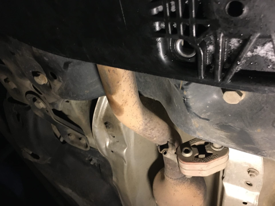 Установка оригинальной композитной защиты картера (6С0825901A) — Skoda ...