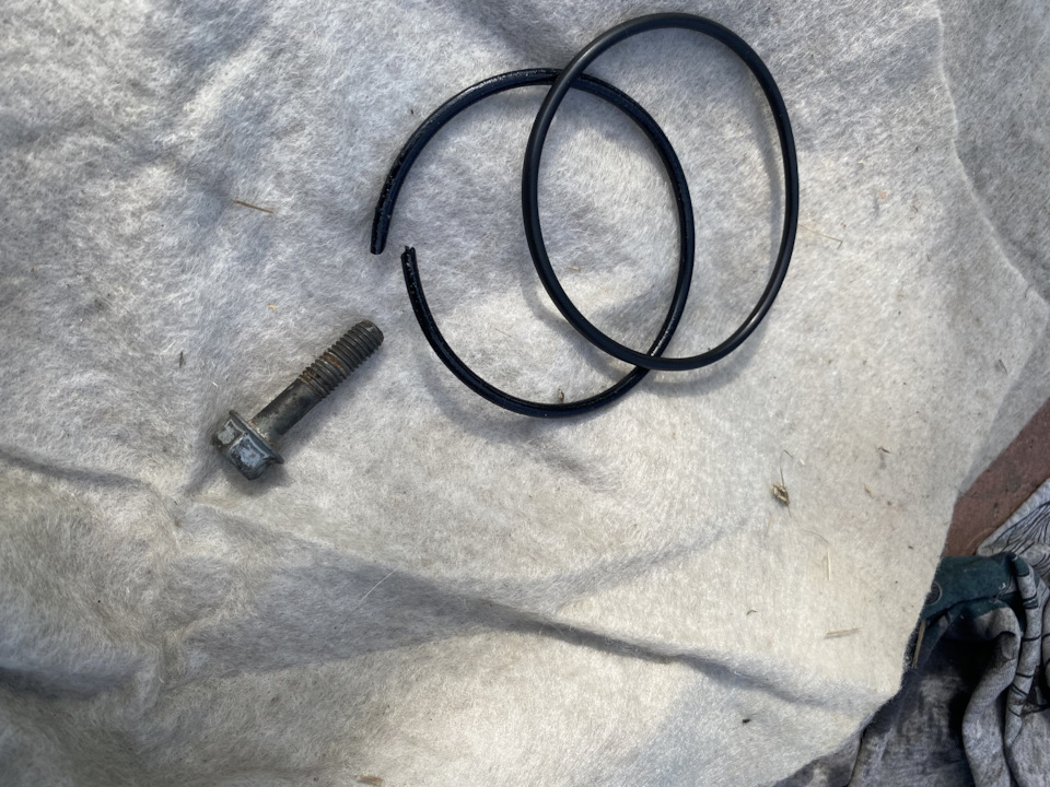 Что за тандыр вылез на приборке🤣 — KIA Sorento (2G), 2,2 л, 2010 года ...