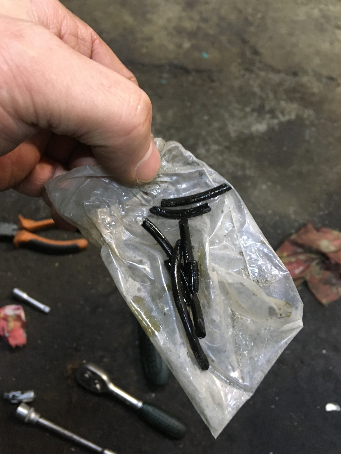 Устранение течи из-под кронштейна масляного фильтра — Toyota Yaris (p2 ...