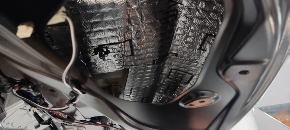 Шумка хлопушки — Mitsubishi Outlander (3G), 2 л, 2019 года | своими ...