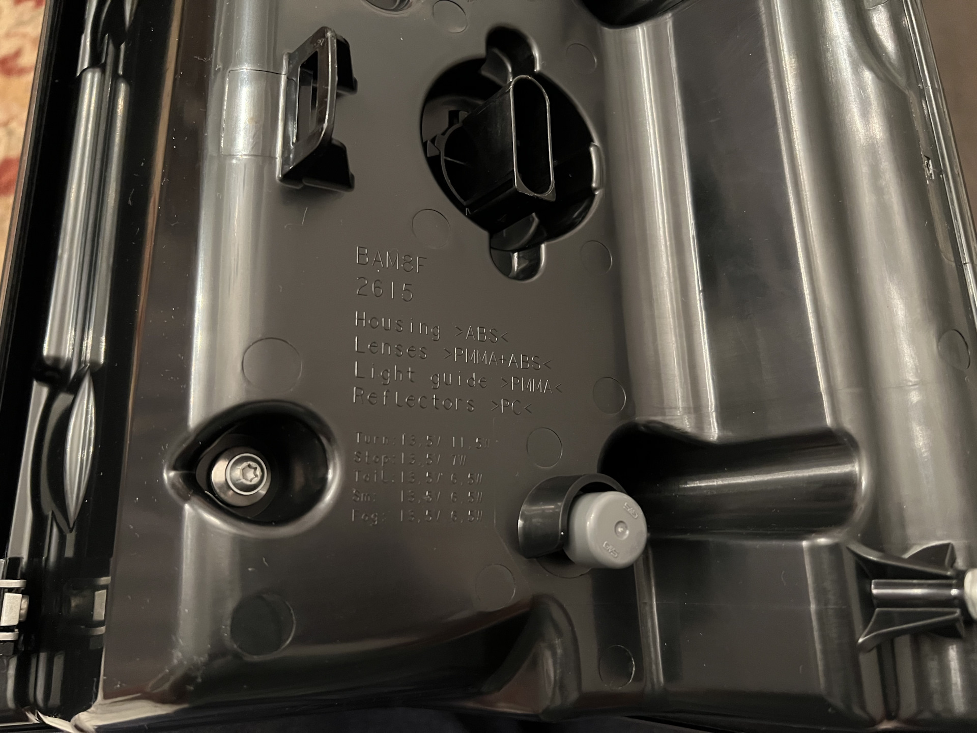 Замена всей оптики. Накладки на задний бампер. Шильдик. — Land Rover ...