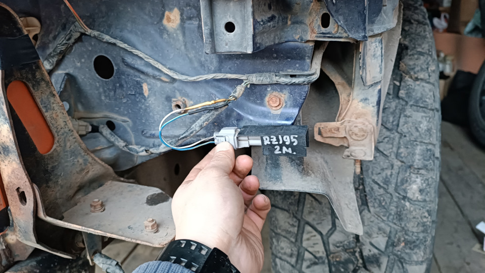 Температура за бортом — Toyota Hilux Surf (3G), 3 л, 1996 года ...