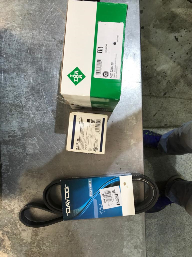 Замена ремня и роликов — Audi A1 (1G), 1,4 л, 2011 года | визит на ...