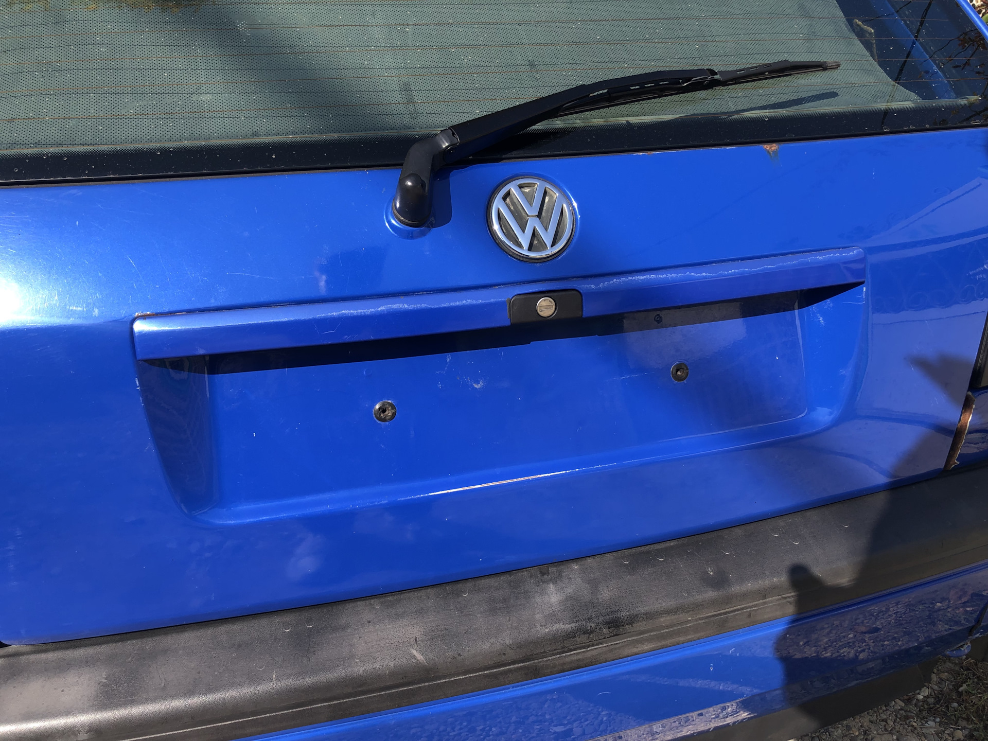 Оригинальная номерная рамка Volkswagen — Volkswagen Golf Mk3, 2 л, 1994 ...
