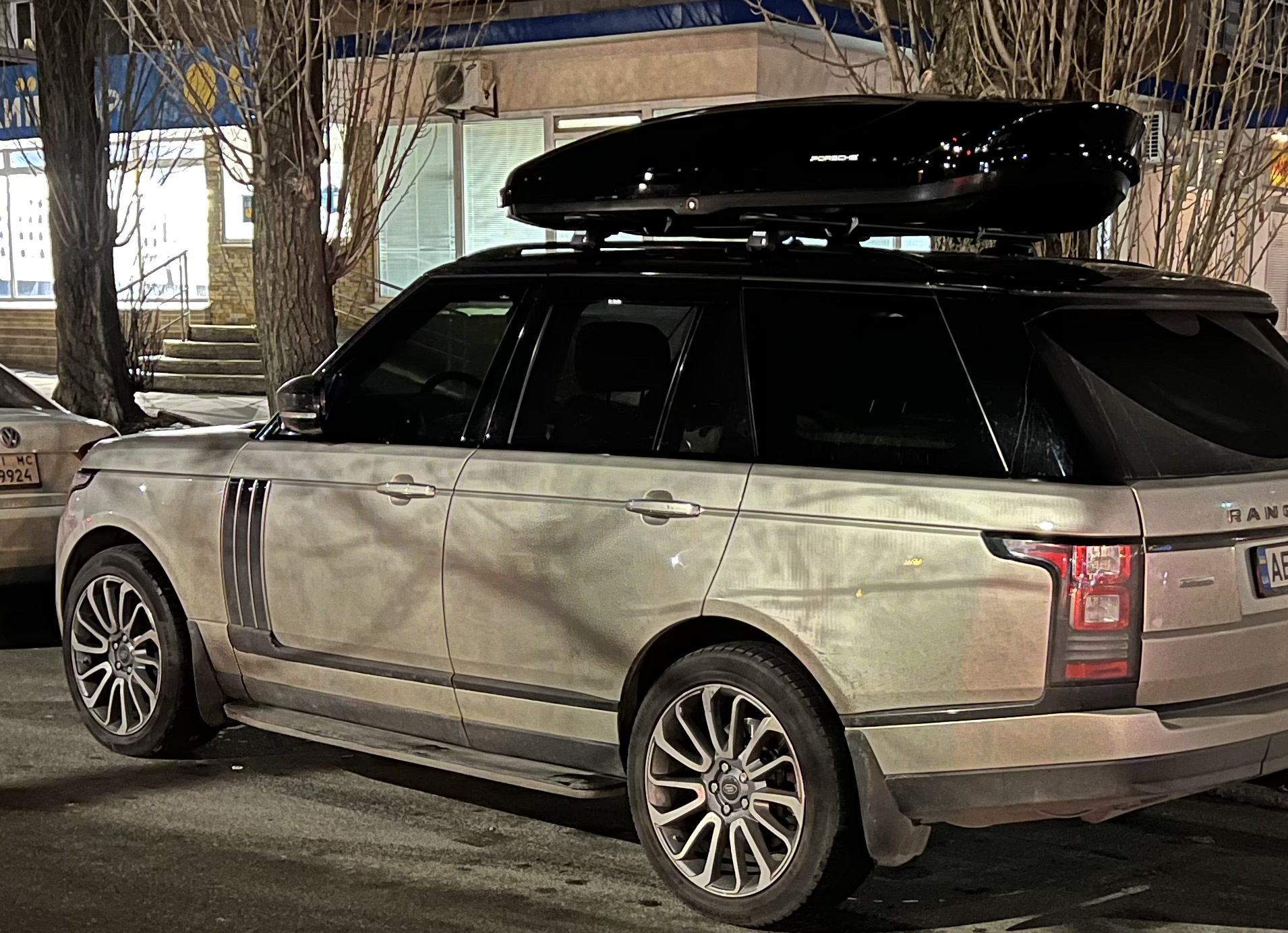 С боксом до 180км/ч? Легко! Рейлинги, багажник Thule, бокс Porsche ...