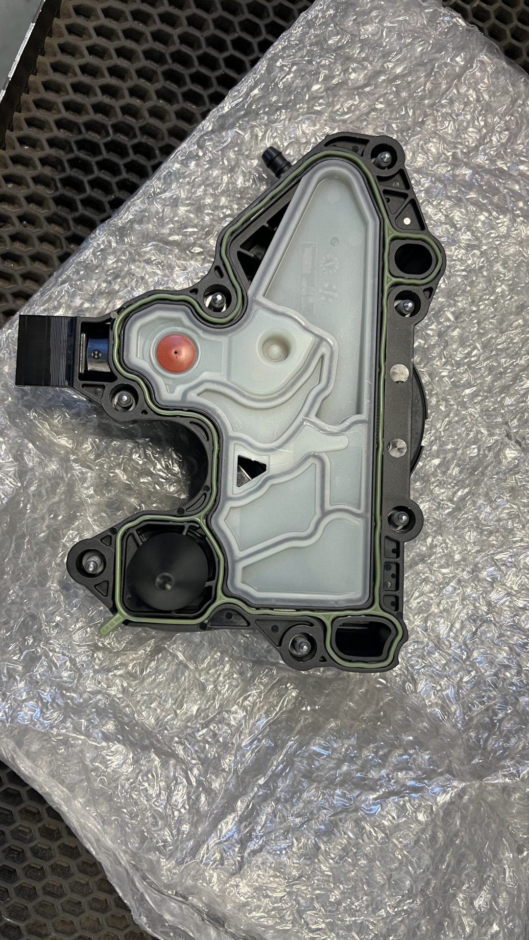 Замена Масло отделителя 06K103495BL, проверка цепи, замена свечей ...