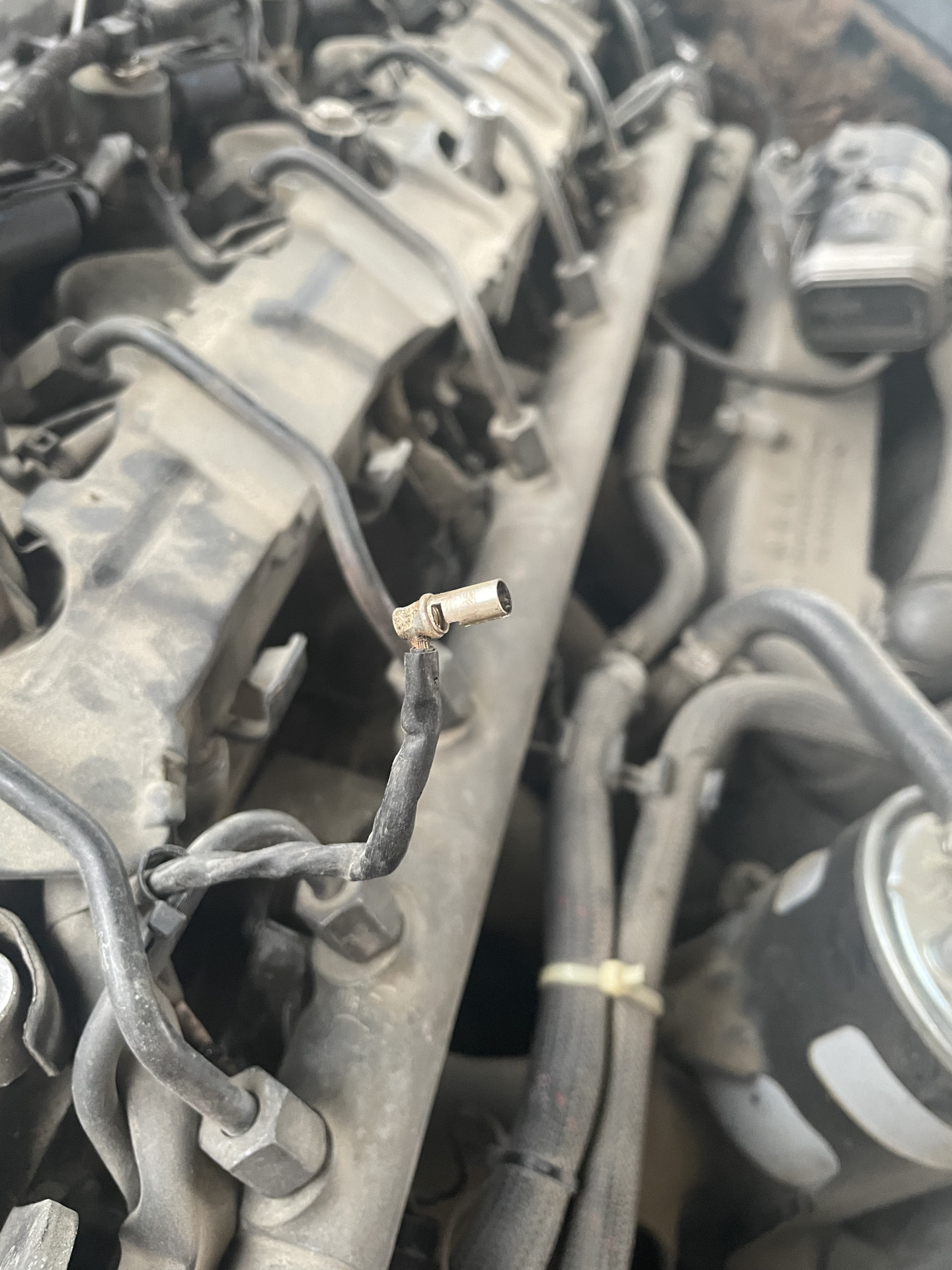 Колпачок свечи зажигания — Mercedes-Benz S-Class (W220), 3,2 л, 2003 ...