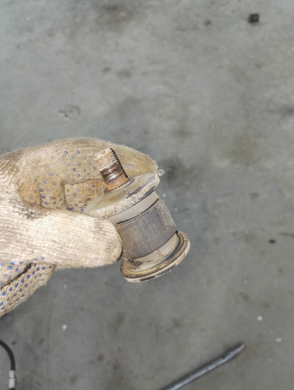 Замена сайлентблоков продольных рычагов — Toyota Camry (XV50), 2,5 л ...