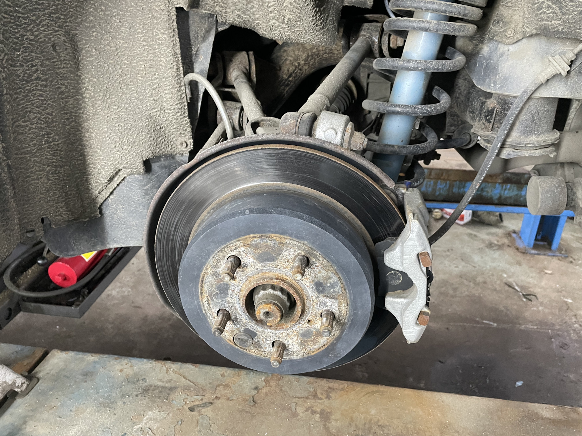 Задние тормоза Brembo от Is-F — Lexus IS II, 2,5 л, 2005 года | тюнинг ...