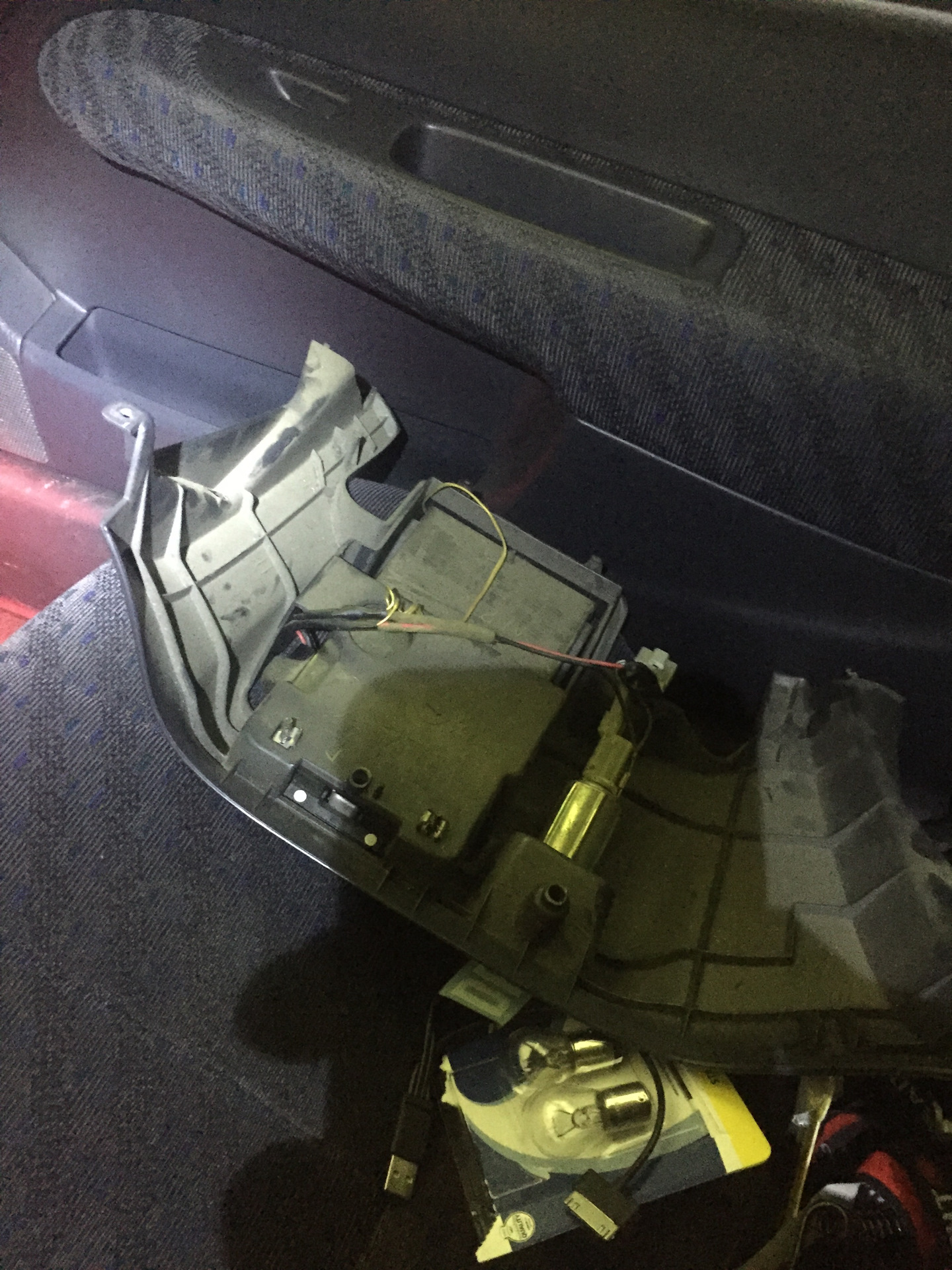 Пневма заявила о себе — Volkswagen Touareg (2G), 3 л, 2011 года | визит ...