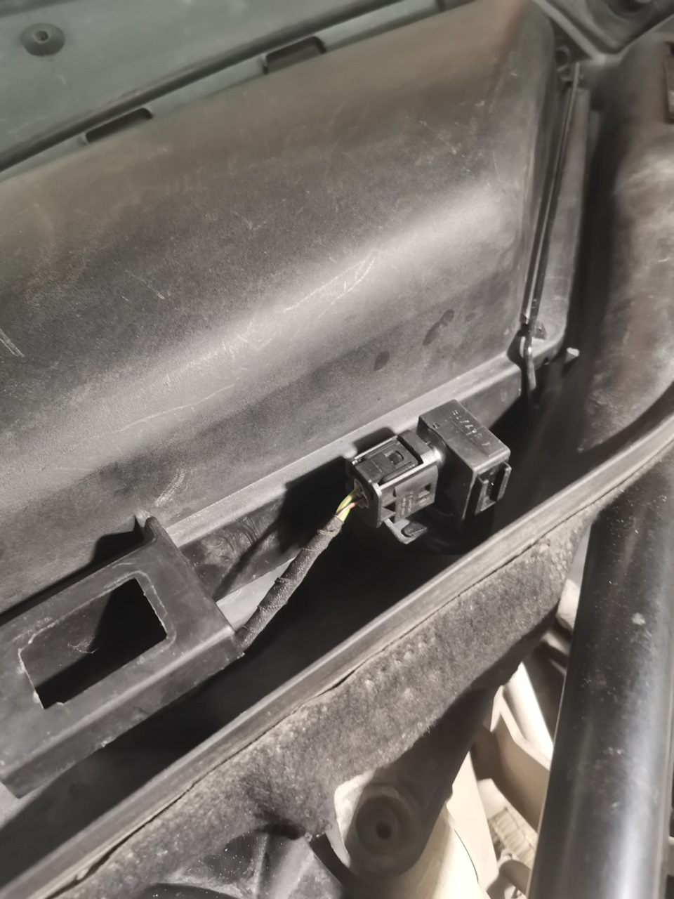 Наконец поставил датчик AUC. — BMW 5 series (E60), 2,2 л, 2004 года ...