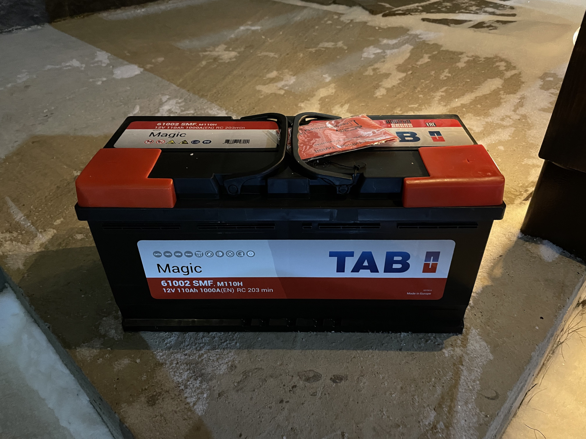 Замена Аккумулятора — Audi Q7 (1G), 3 л, 2008 года | плановое ТО | DRIVE2