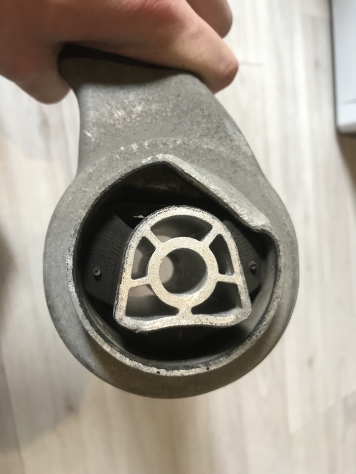 31106861165 Тяга с резинометаллическим шарниром Л BMW | Запчасти на DRIVE2